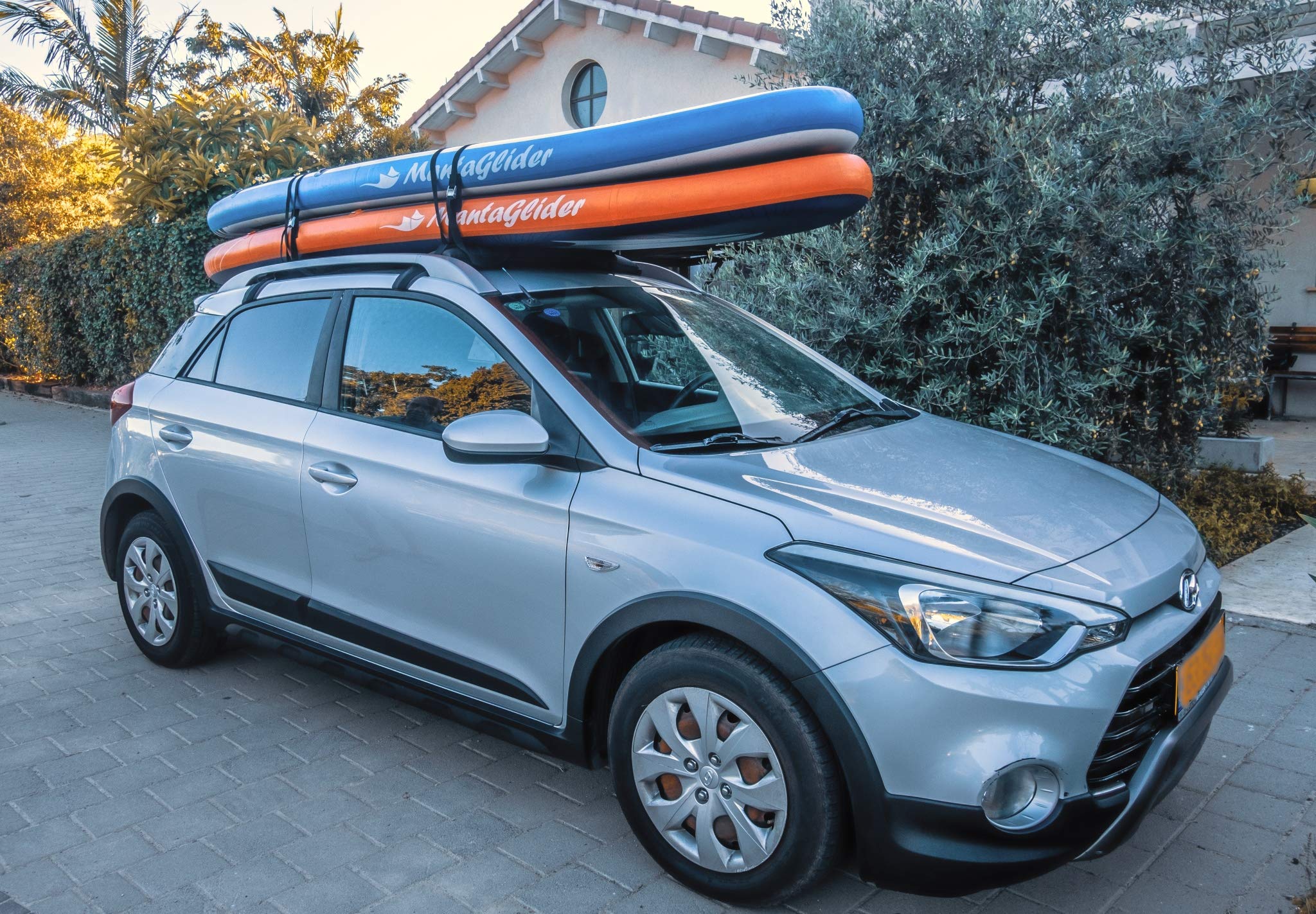 2 PCS/Set Self-Inflating Soft Roof Rack Pads, Universal Car Soft Roof Rack Pads for Kayaks/Surfboard/Paddleboard/SUP/Snowboard, with 2 Tie Down Straps