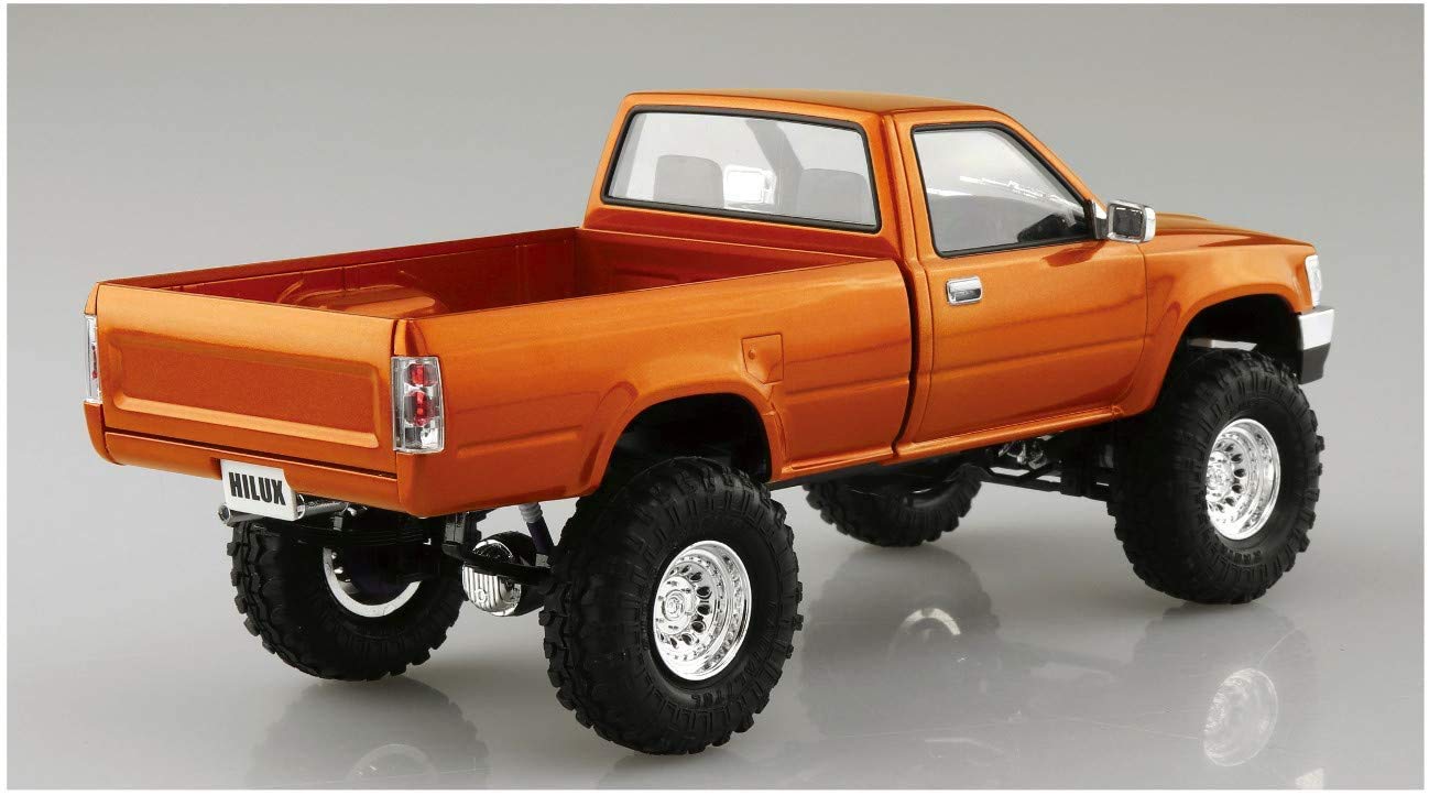 Aoshima Toyota RN80 Hilux Long Bed Liftup ’95 1:24 Scale Model Kit