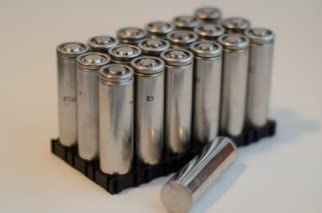 Heyiarbeit 20Pcs 3x7 Cell Spacer 18650 Lithium Battery Plastic Holder Bracket for DIY Battery Pack 18.5mm Hole Dia
