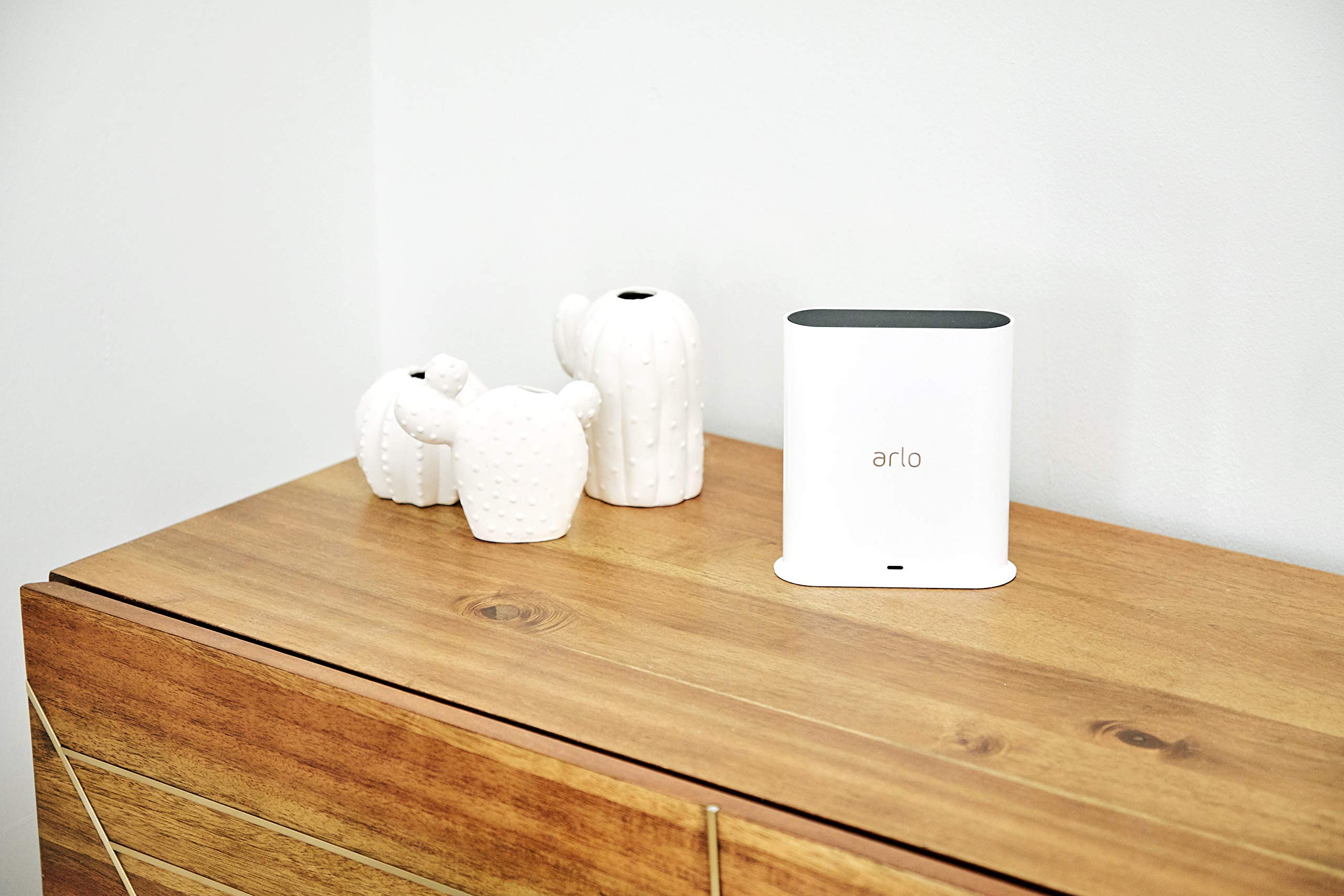 Arlo Accessory - Smart Hub | Use with Ultra, PRO 2, and PRO 3 Cameras VMB5000 (Renewed)