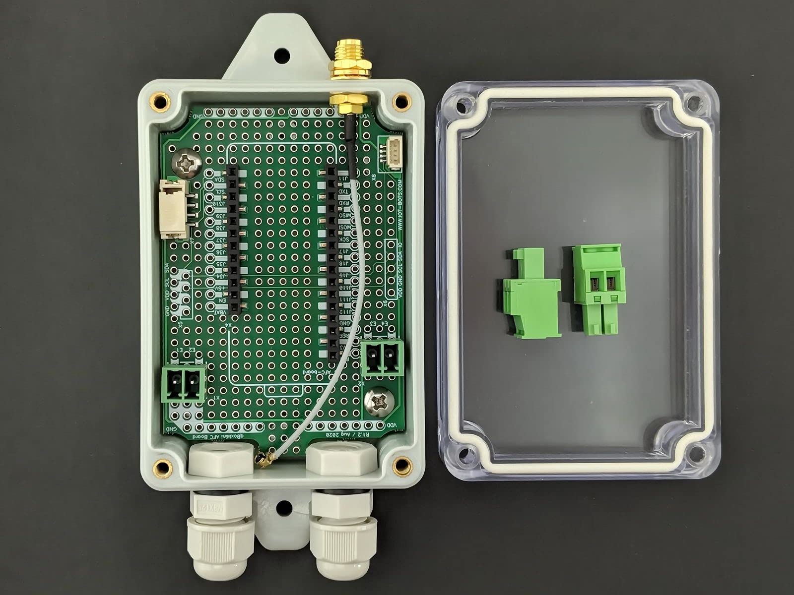 qBoxMini AFC DIY IOT Enclosure Kit (One SMA), IOT Enclosure for Feather ESP32 Cellular LoRa WiFi Arduino Board, Waterproof IP65 Enclosure with Glands, prototyping PCB, connectors Set and SMA