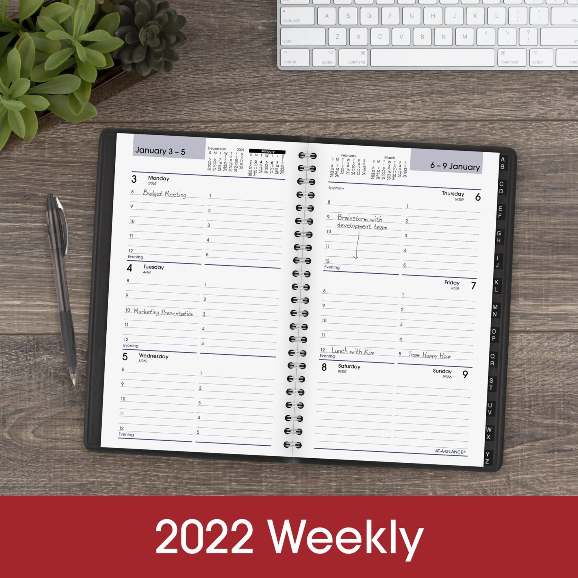 2022 Weekly Appointment Book & Planner by AT-A-GLANCE, 5" x 8", Small, Tabbed Telephone/Address Pages, DayMinder, Black G21000)