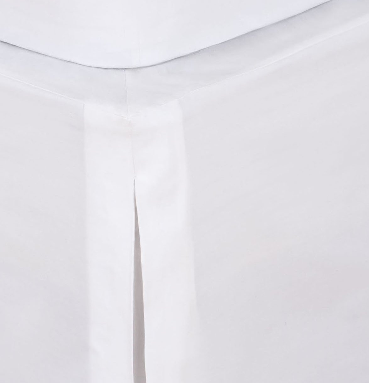 Bed Maker’s Never Lift Your Mattress Wrap Around Bed Skirt, Classic Style, Low Maintenance Wrinkle Resistant Fabric, Traditional 14 Inch Drop Length, Queen, White