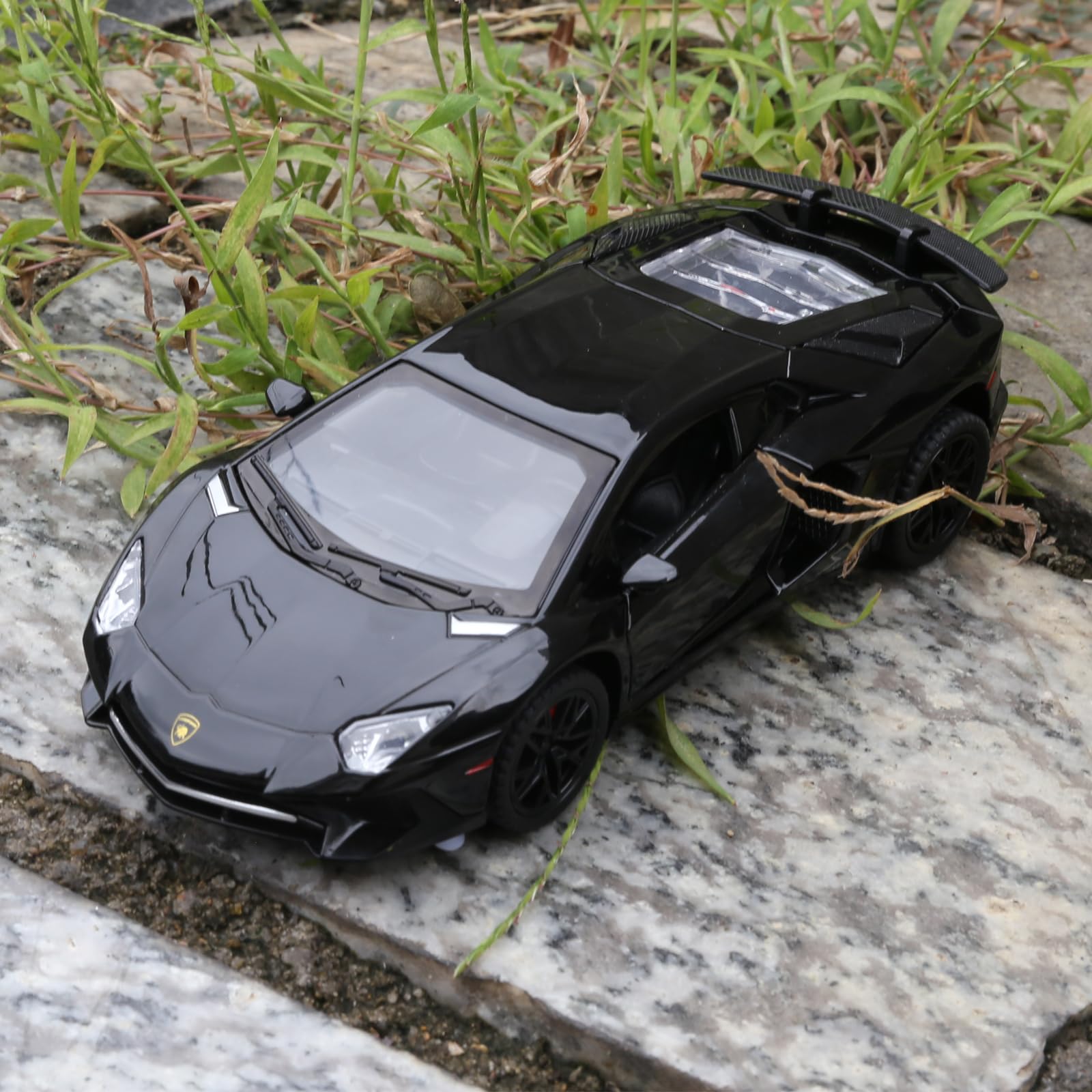 BDTCTK 1:32 LP750 Model Pull Back Car Toy car with Sound and Light for Kids Boy Girl, Metal Body, Door Opened, Yellow