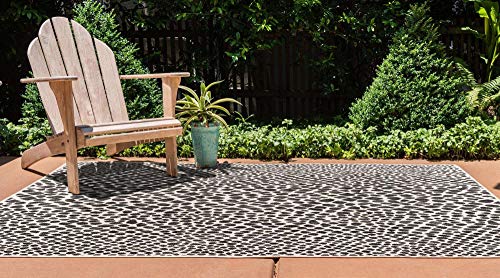 Jill Zarin Outdoor Collection Area Rug - Cape Town (7' 1" x 10' Rectangle, Black/ Ivory)