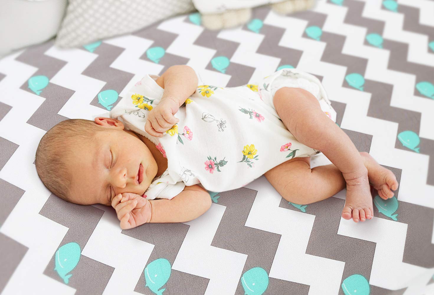 COSMOPLUS Knitted Crib Sheet Set 2 Pack Stretchy Crib Sheets for Boys Girls,Universal Knit Fitted for Standard Baby Toddler Crib,Whale/Cloud