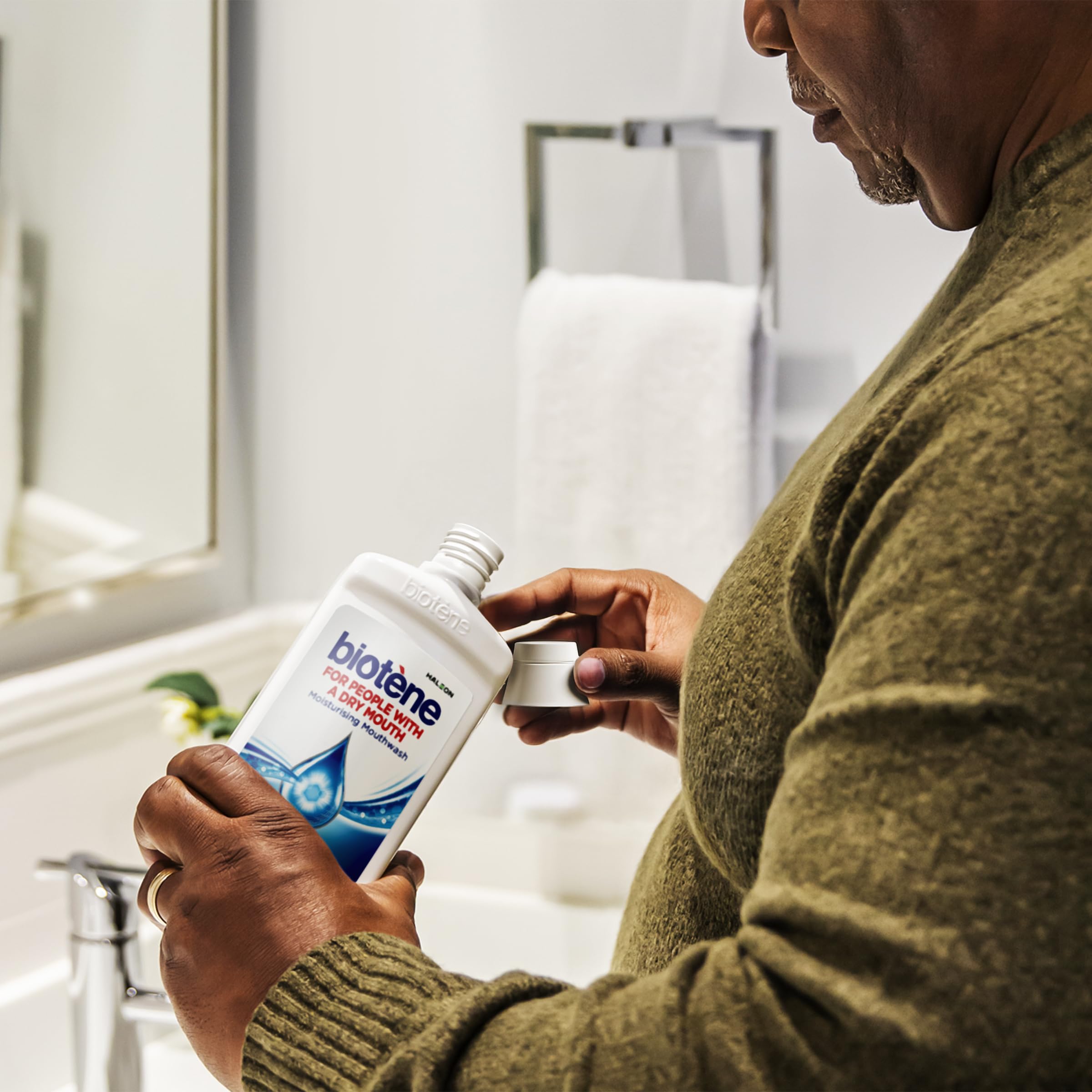 Biotene Moisturising Mouthwash 500ml