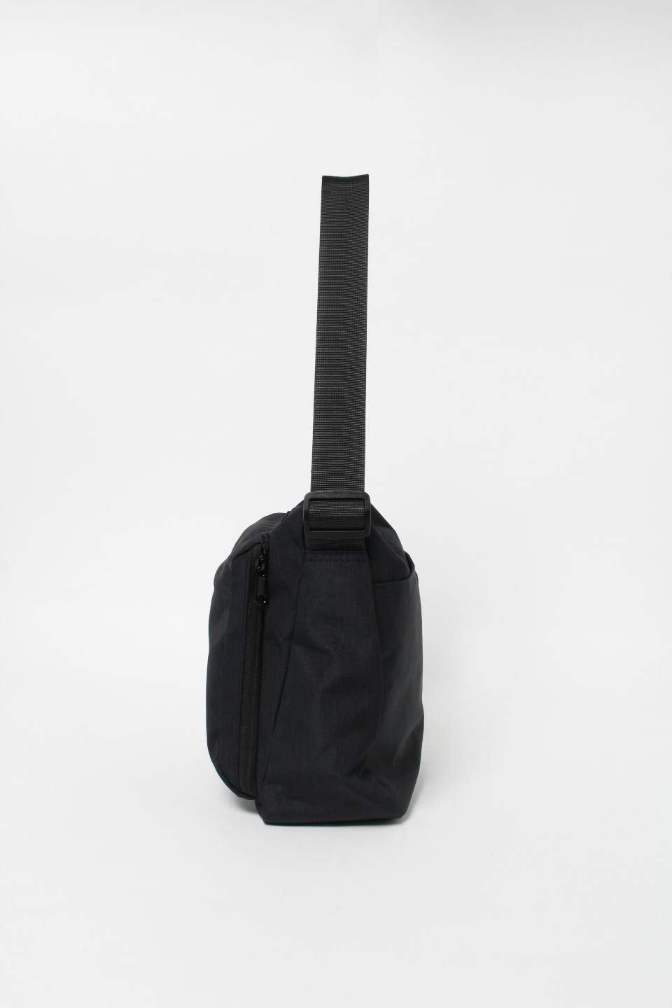 anello(アネロ) Vertical Shoulder Bag, Black (Black 19-3911tcx)