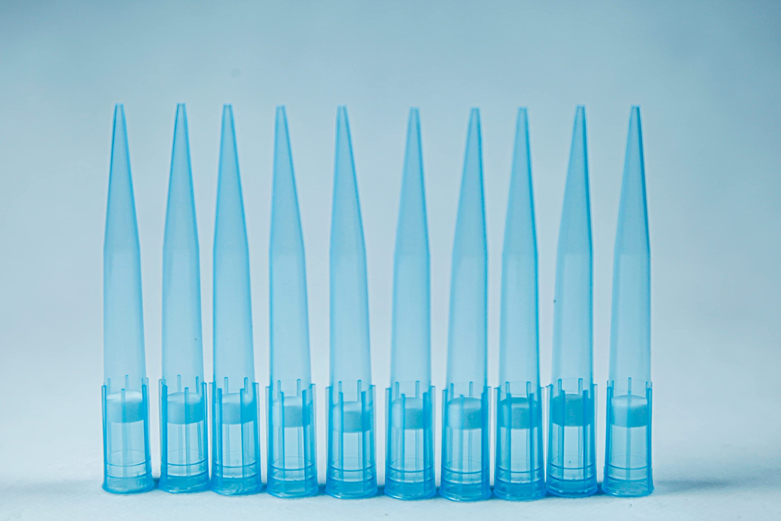 TYQILIN Sterile 1000ul Filtering Pipette Tips - Universal Filter Pipette Tips - Racked,RNase/DNase Free & Pyrogen Safe, Clear, 100 Tips/Rack Pk x 10 Racks(1000 Tips)