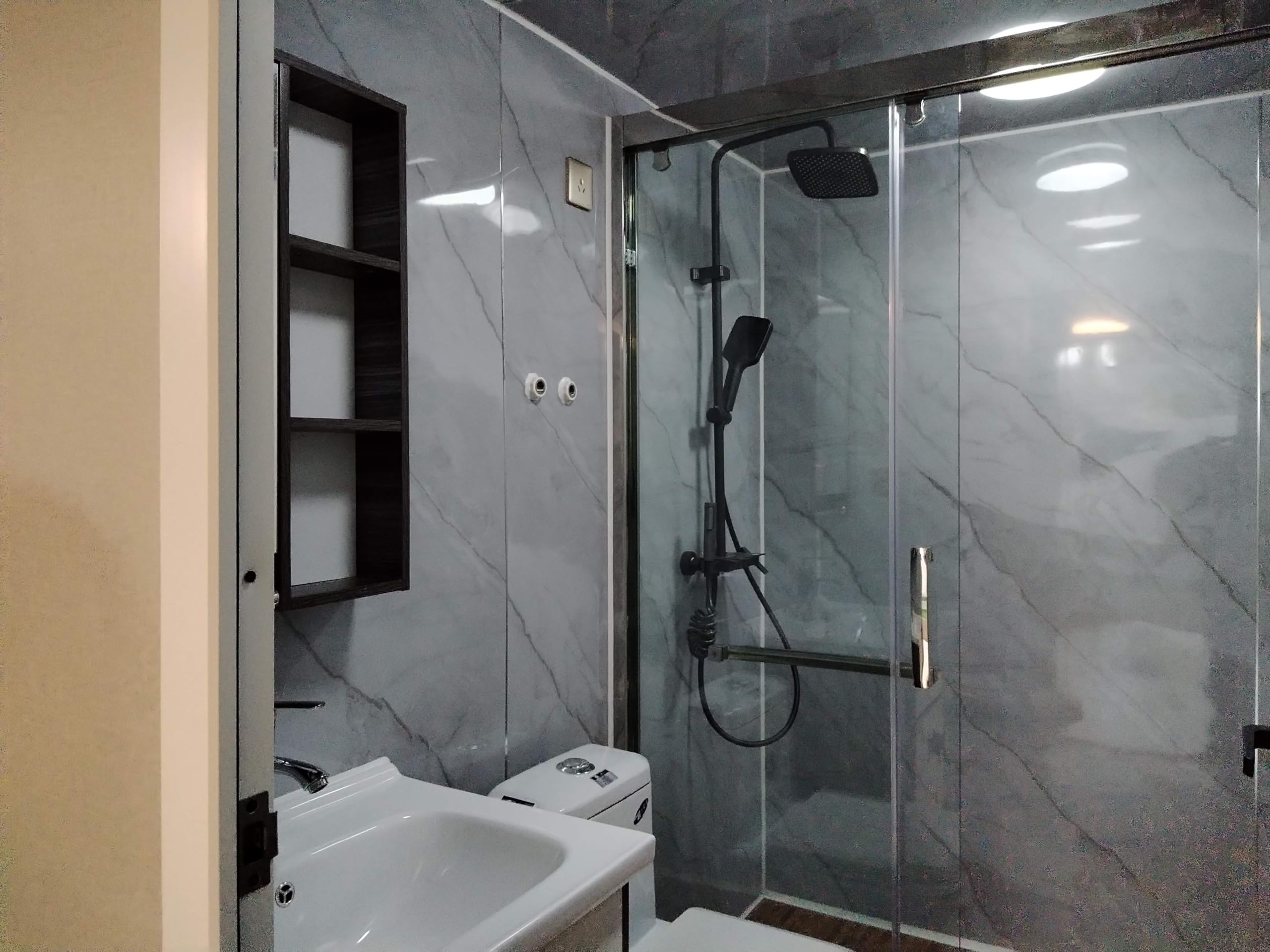 20 ft Portable, Foldable, Prefab Tiny House & Affordable Mobile Home Perfect for Hotels, Offices, Shops, Villas & Warehouses. Includes Restroom and Wet-Dry Bathroom Saperation (Customisable).