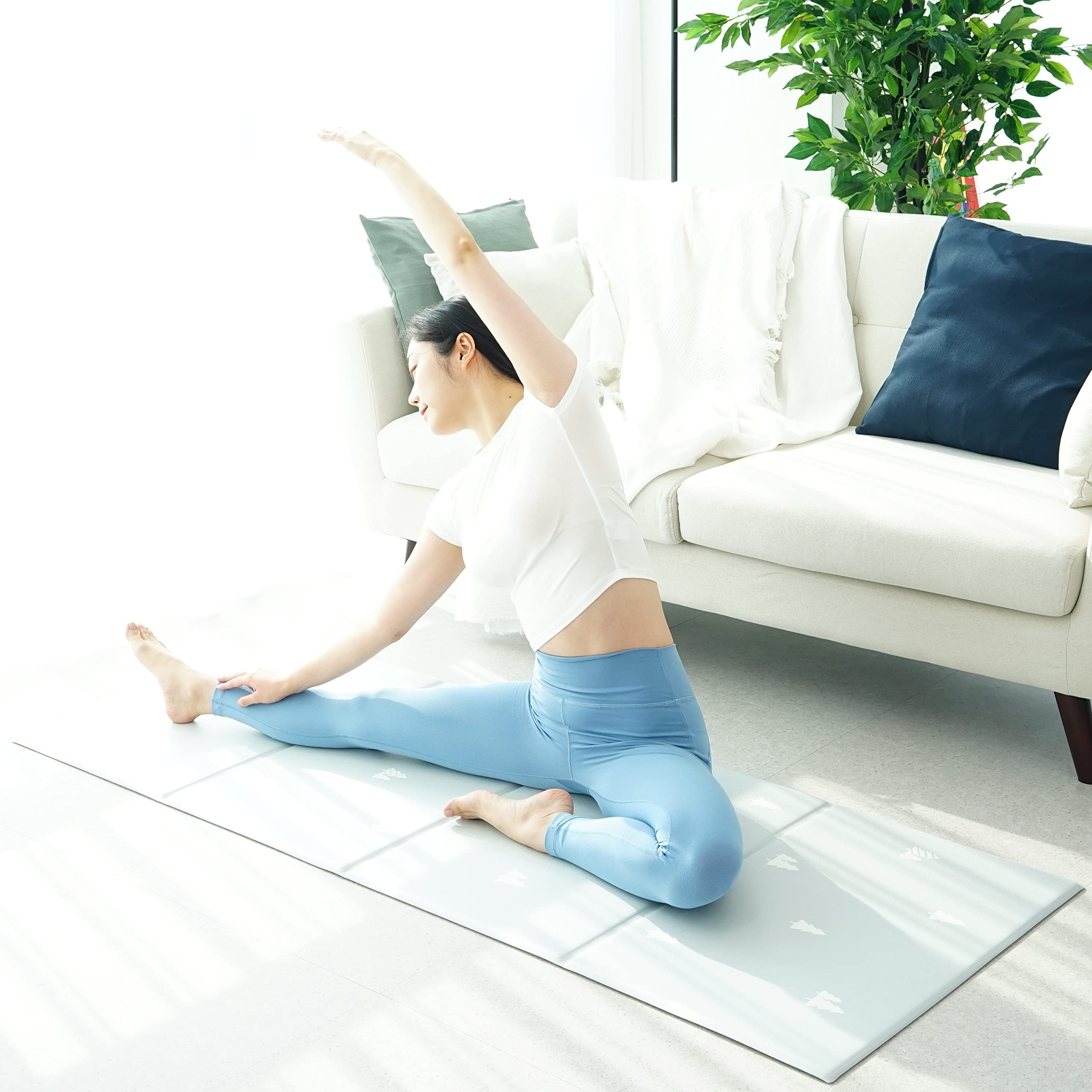 180cm x 70cm x 6mm Folding Reversible Yoga Mat Floor Fitness Exercise Pilates Workout Non-Slip Pine Tree Design