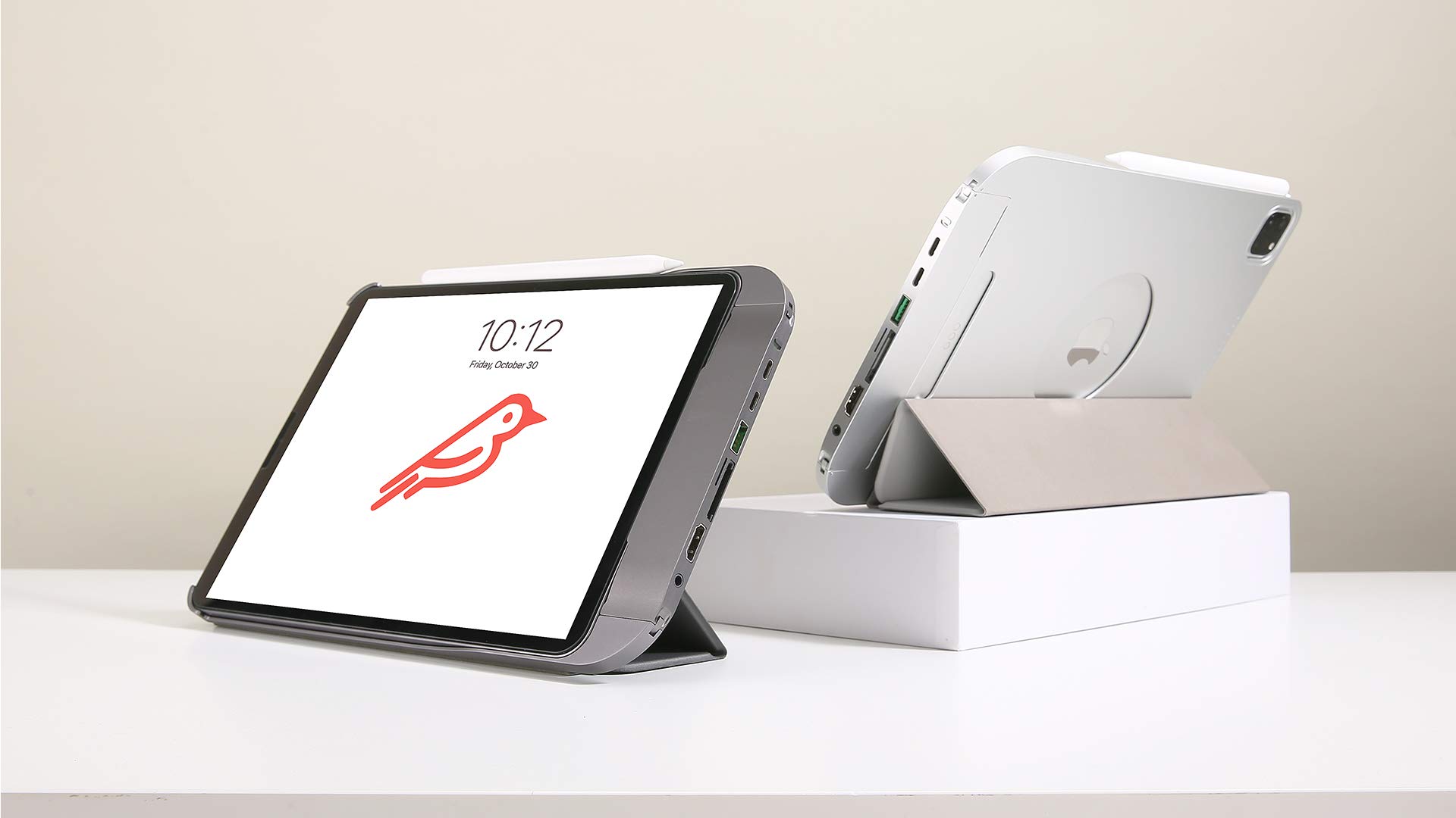 Fledging Hubble 7-in-1 USB-C Hub and Case for 12.9" iPad Pro 2018-2021 - Silver