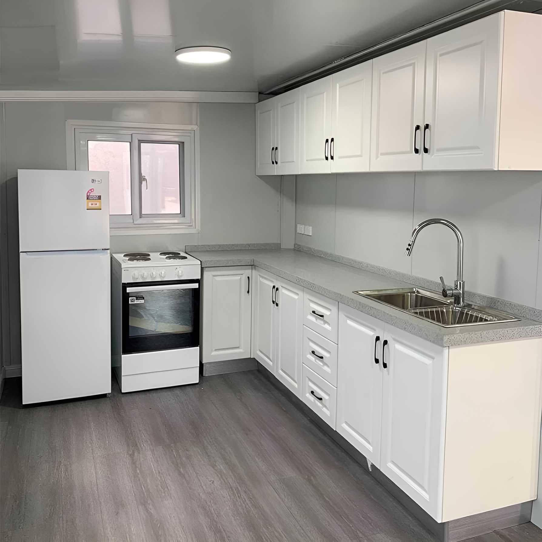40ft House with Luxury Design, with 3 Bedroom, 1 Living Room, 1 Full Equiped Bathroom and Kitchen,Prefabricated Container House for Adults Living, Foldable Mobile Home Easy Setup & Move. (40ft)