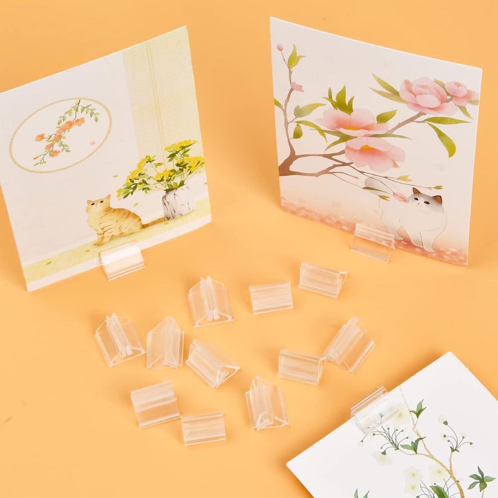 24 PCS Acrylic Name Card Stands Clear Name Card Stands, riangle Playing Card Holders, Small Card Clips, Display Stand,Game Piece Holders Board for Cards, Photos, Memos, Pictures Display (Transparent)