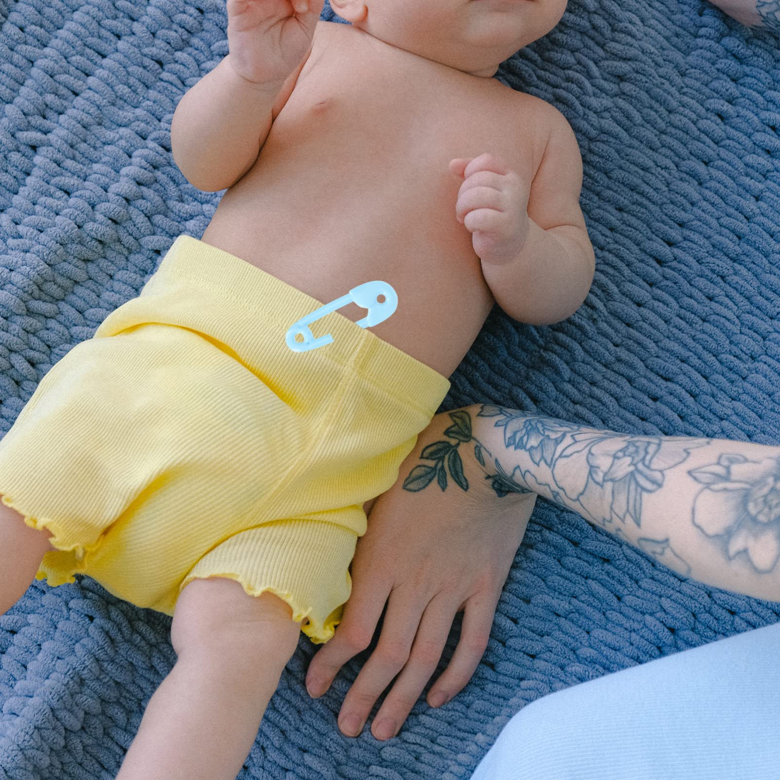 36pcs Diaper Pins Safety Pins Plastic Head Cloth Diaper Pins or Shower Diaper Pins for Newborn Blue
