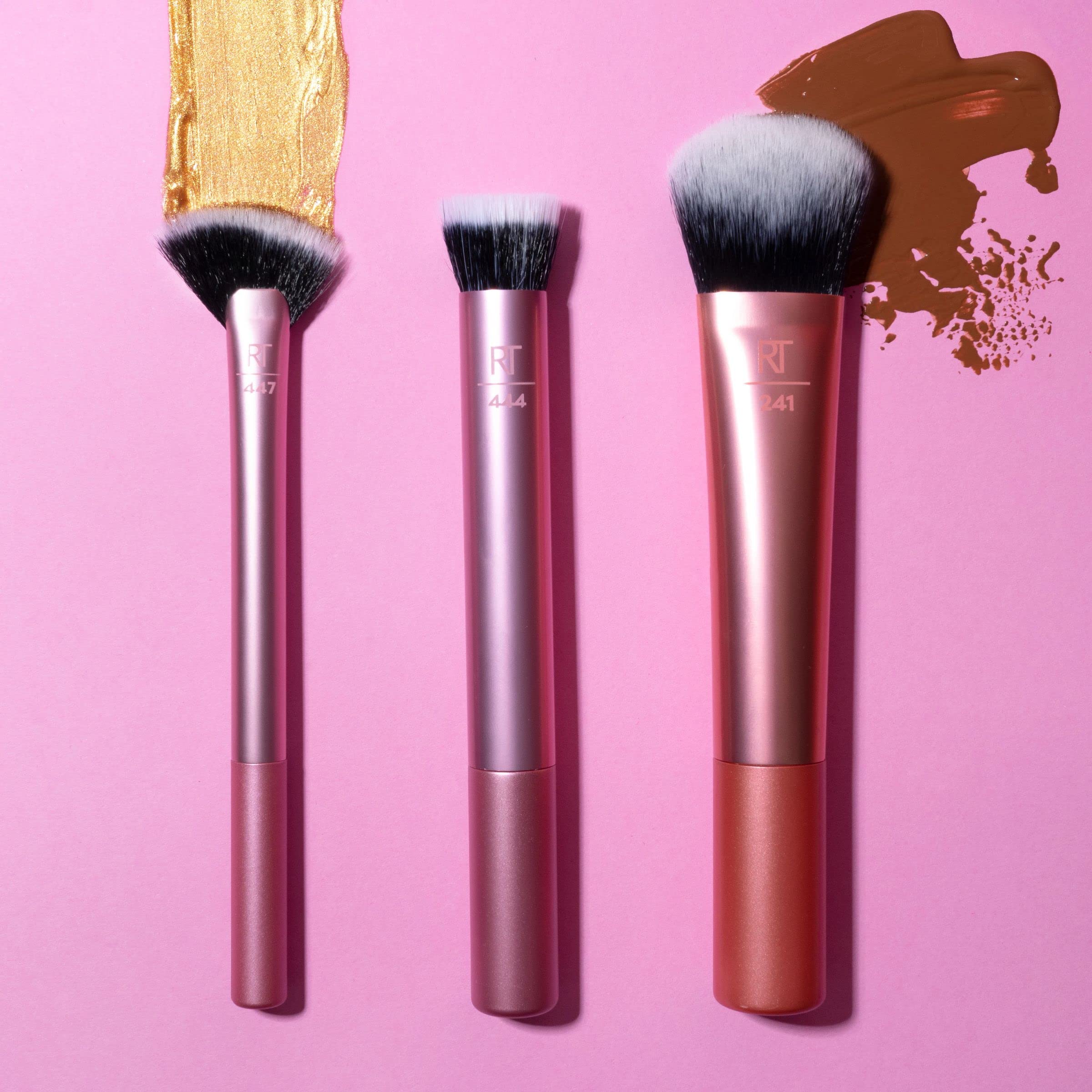 Real Techniques Seamless Complexion Makeup Brush, For Foundation, Primer, & Moisturizer, Multipurpose Foundation Brush Or Skincare Tool, Streak-Free, Buildable Coverage & Natural Finish, 1 Count