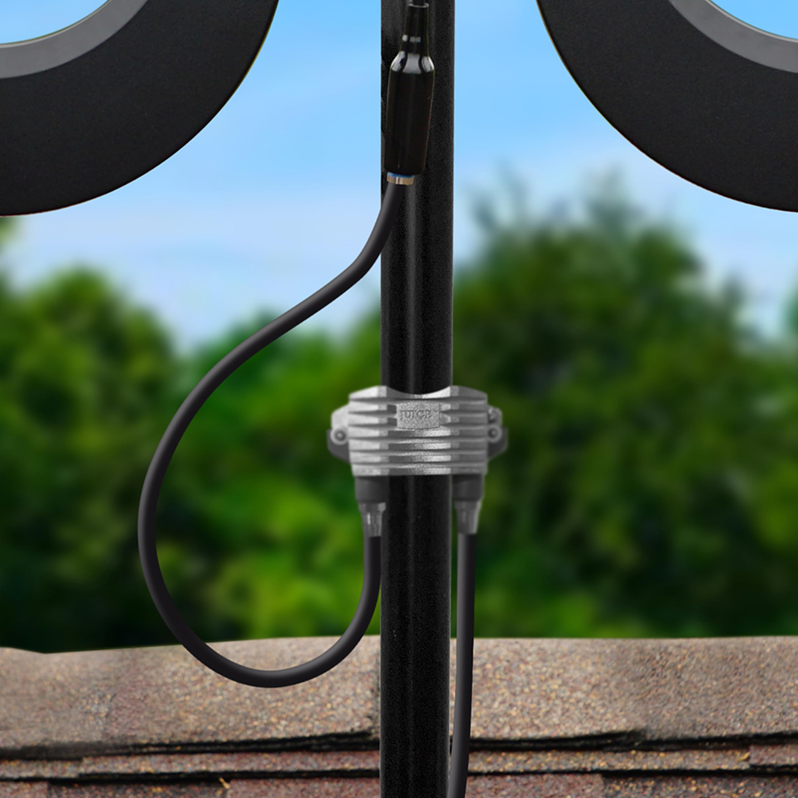 Antennas Direct ClearStream Juice Low-Noise UHF/VHF Indoor Outdoor TV Antenna Preamplifier – w/ 2X 3 ft. Cables, Power Inserter, 12V DC Power Supply - Silver