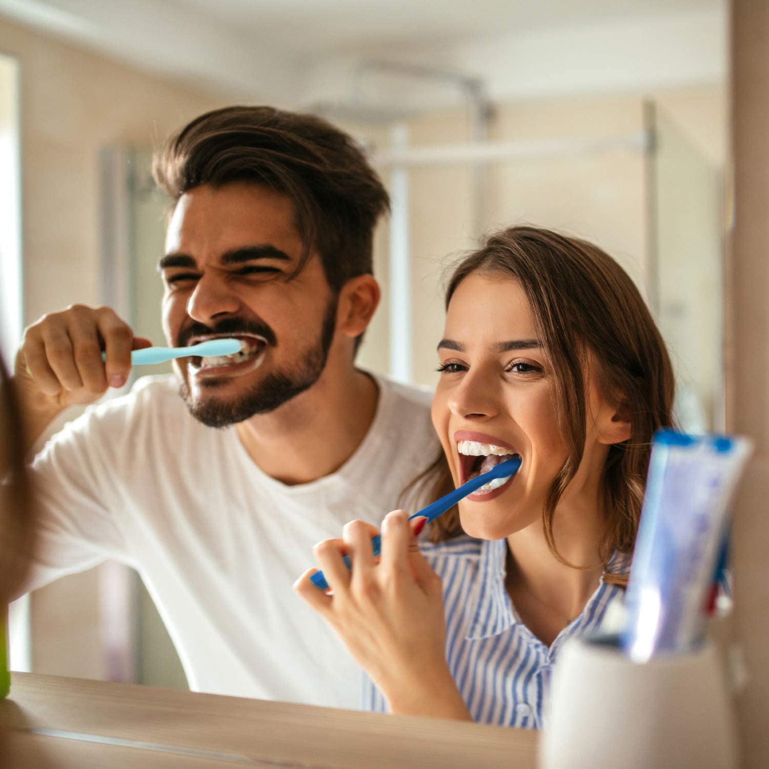 Pack of 4 Dentist Approved Simplosophy Toothbrushes, for clean teeth and guaranteed whiter smile