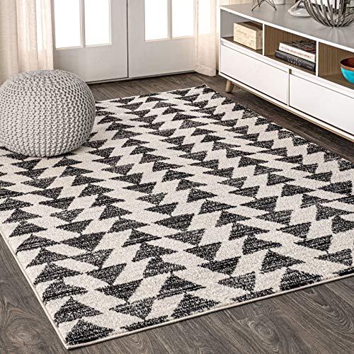 JONATHAN Y MOH206A-4 Aisha Moroccan Triangle Geometric Indoor Farmhouse Area-Rug Bohemian Minimalistic Easy-Cleaning Bedroom Kitchen Living Room Non Shedding, 4 X 6, Cream,Black