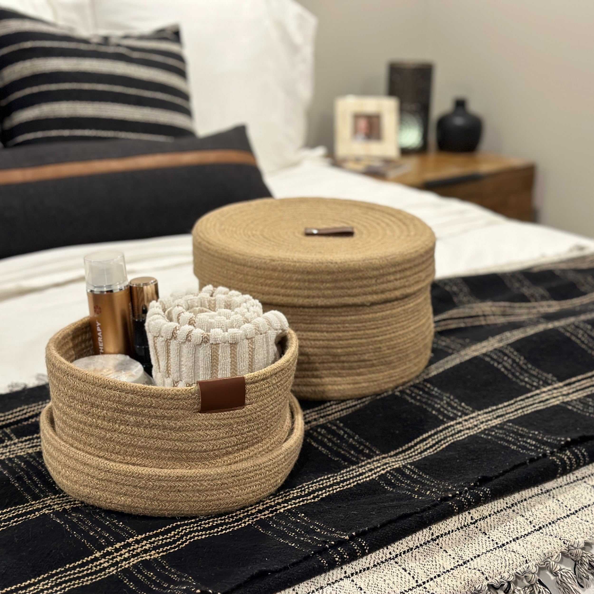 7Penn Jute Baskets - 2pc Round Decorative Natural Jute Rope Woven Storage Basket Set with Lids and Leather Tab Handle