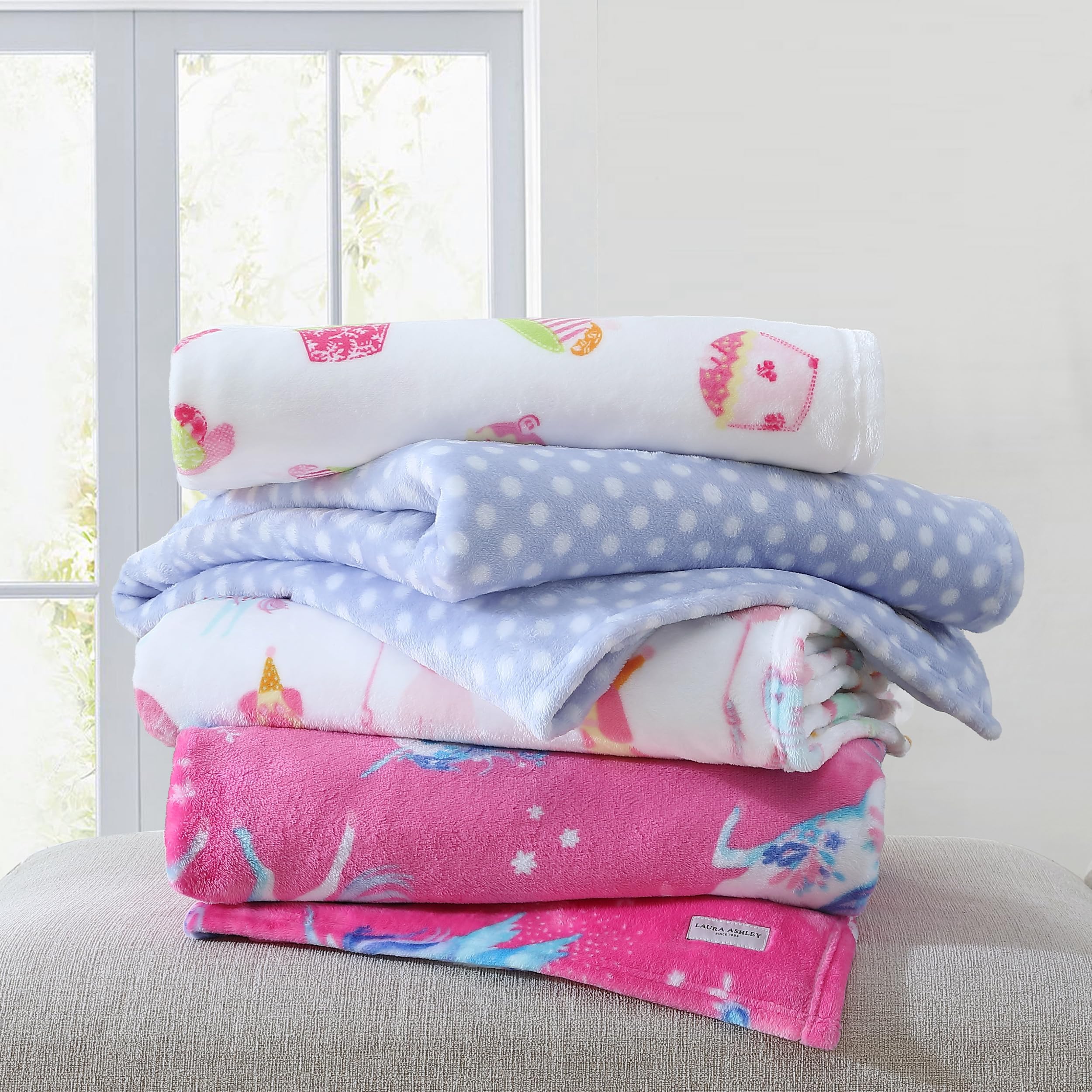 Laura Ashley Kids - Throw Blanket, Super Soft Plush Kids Bedding, Fun & Whimsical Bedroom Decor (Sweet Treat Pink, 50" x 60")