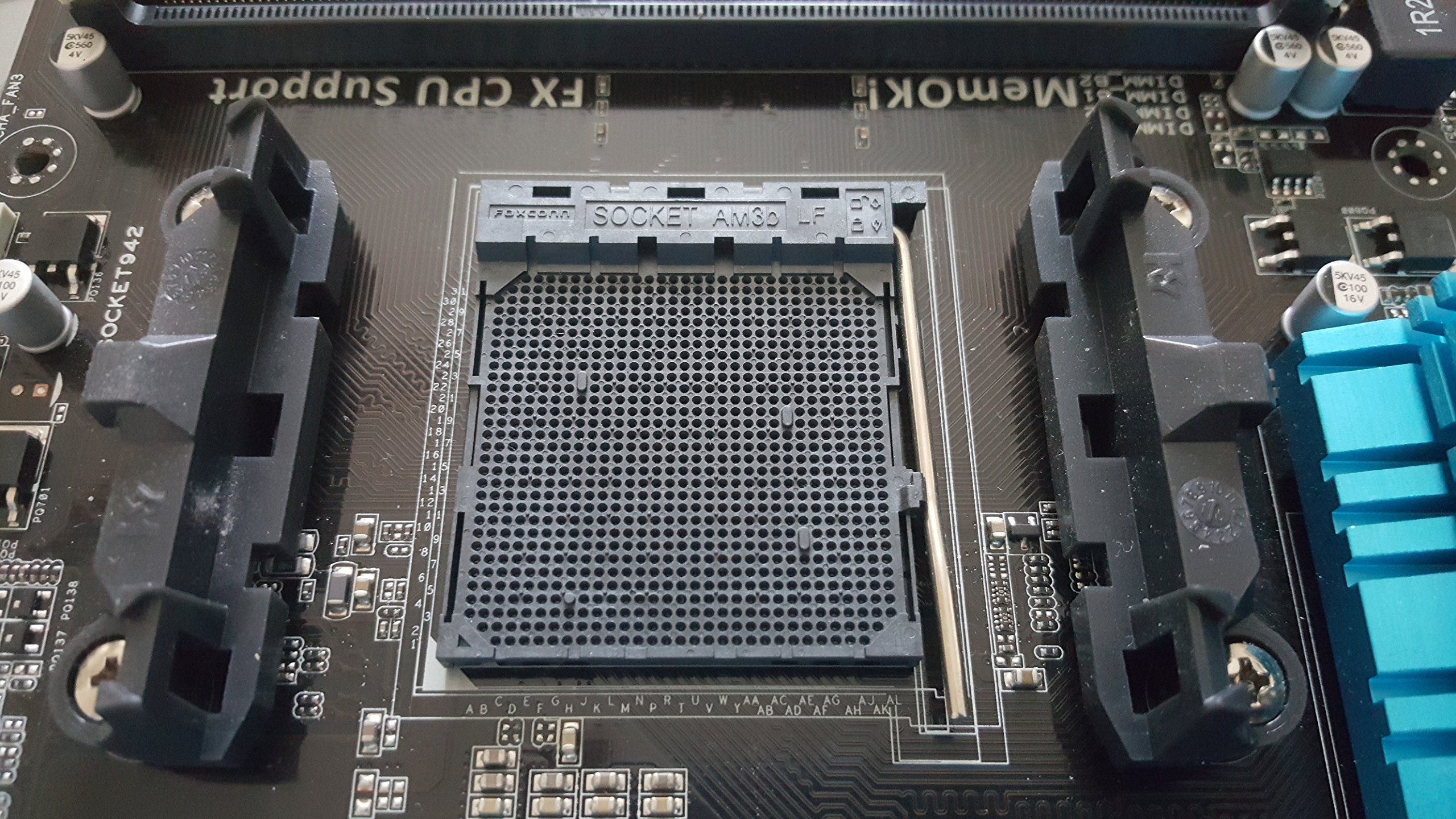 ASUS M5A97 R2.0 AM3+ AMD 970 SATA 6Gb/s USB 3.0 ATX AMD Motherboard