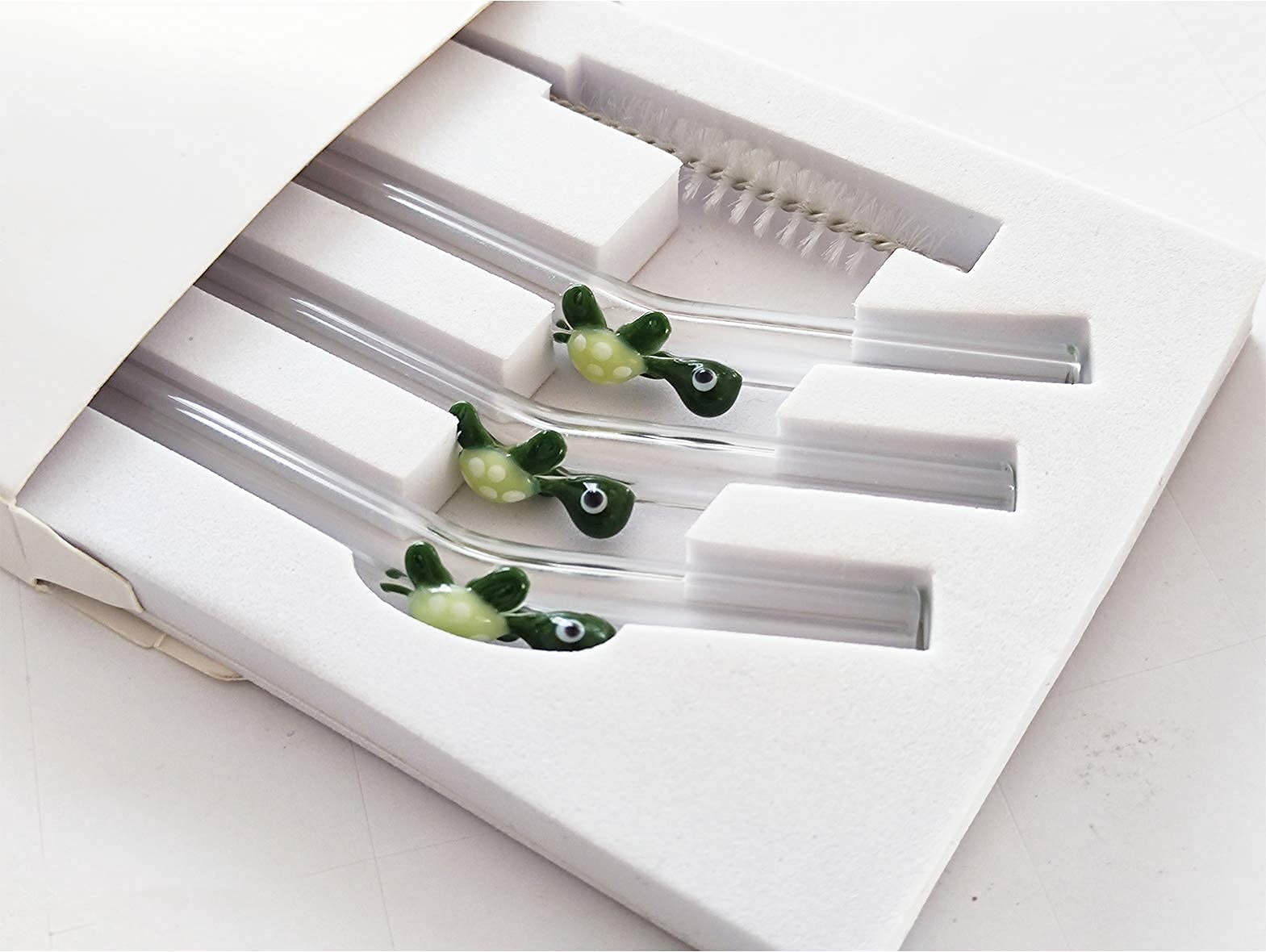 3pcs Reusable Glass Straws Green Turtle on Clear Bent Straw 8 in x 9 mm With Cleaning Brush, Perfect for Smoothies, Cocktails