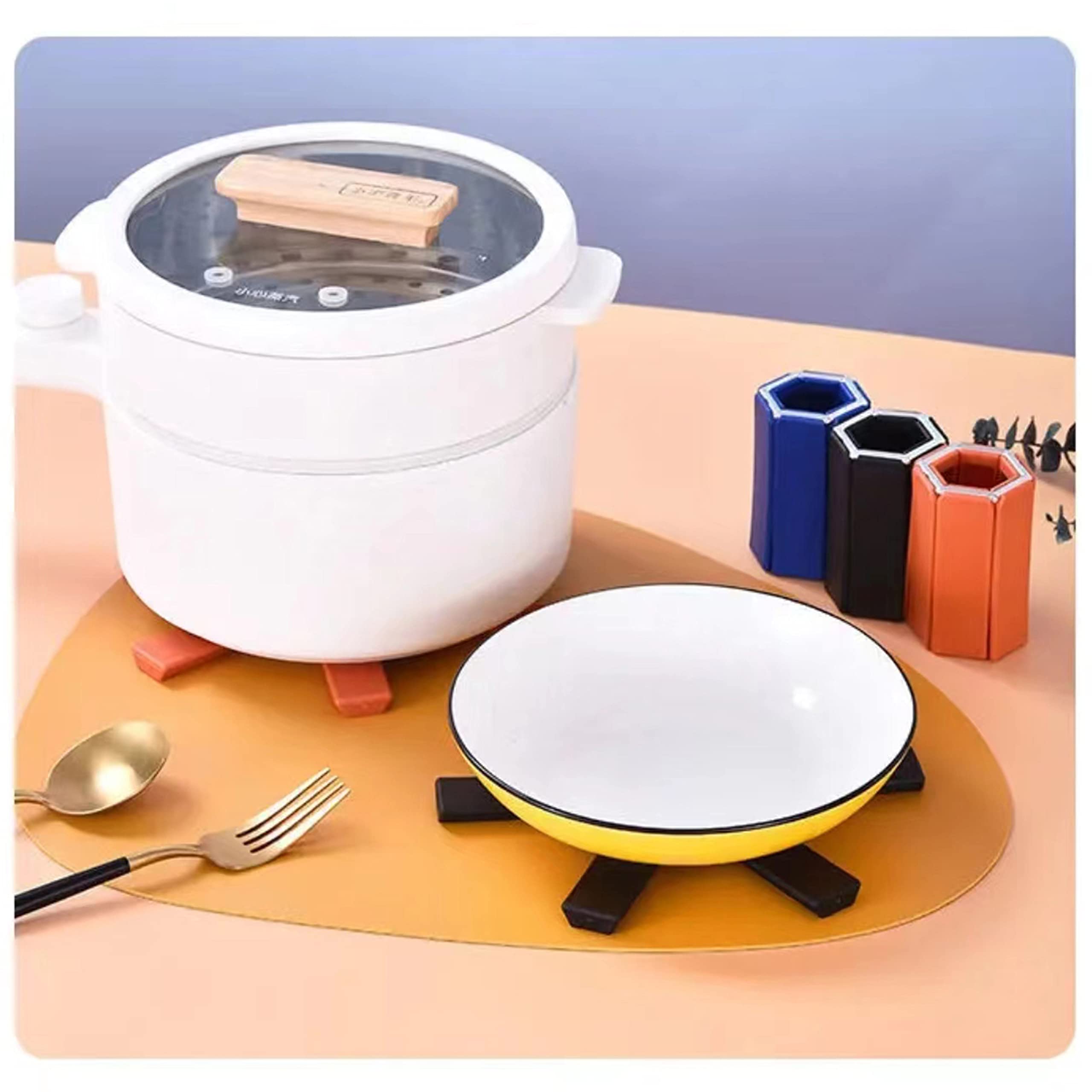 5pcs Creative Folding Heat Insulation Pad-with 2 Silicone Pot Handle Sleeve,Color Creative Folding Insulation Pad,Folding Pot Mat for Kitchen,Home Kitchen Gadgets(Multicolour)