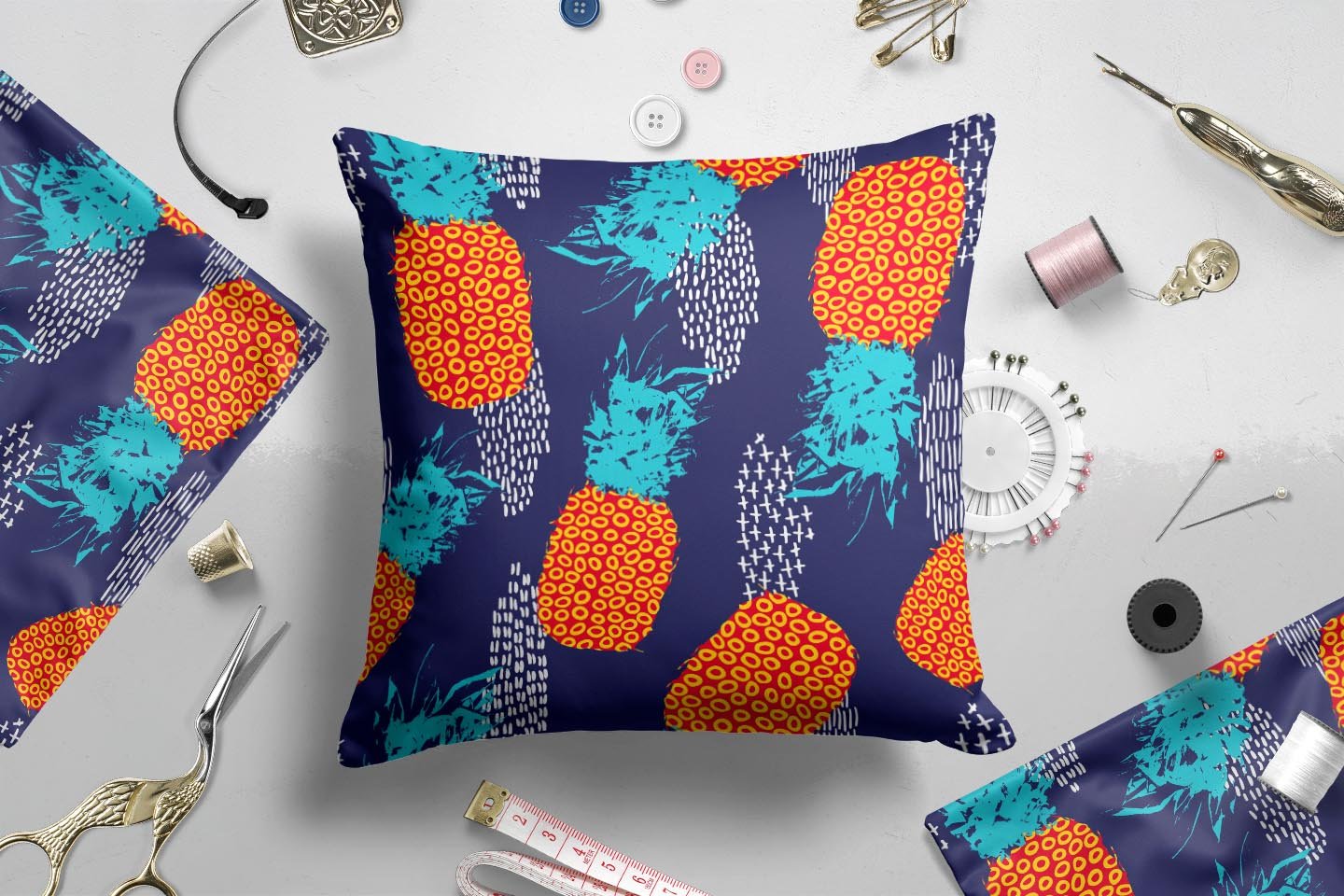 iiRov Summer Design Ink-Fuzed Decorative Throw Pillow - Retro Summer Pineapple v4