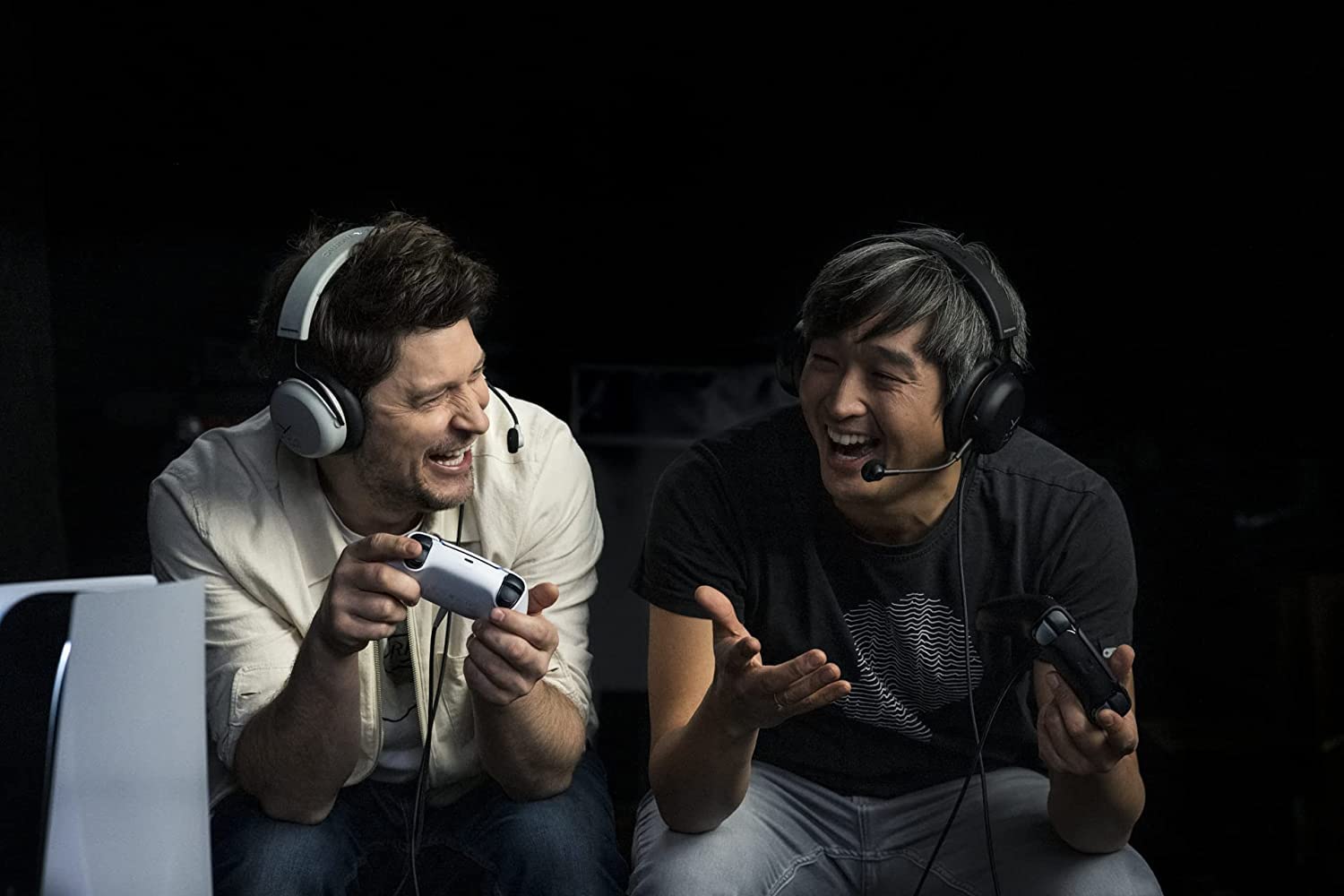 beyerdynamic MMX 100 Closed Over-Ear Gaming Headset in Grey with META Voice Microphone, Excellent Sound for All Gaming Devices