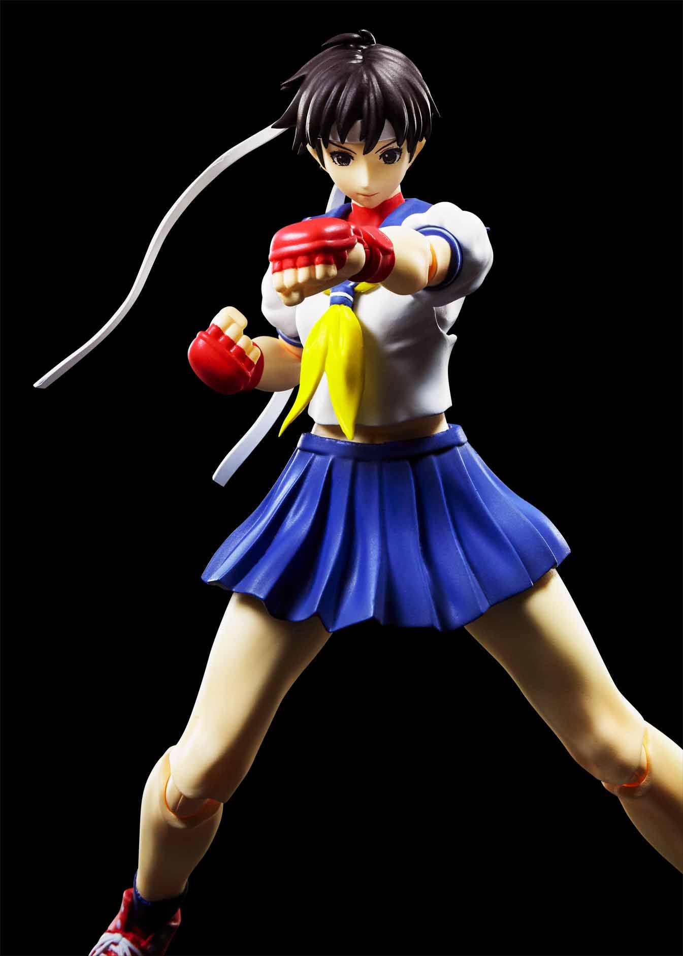 Bandai Tamashii Nations S.H.Figuarts Sakura Kasugano "Street Fighter" Action Figure, Multi-colored, 8" (BAN23895)