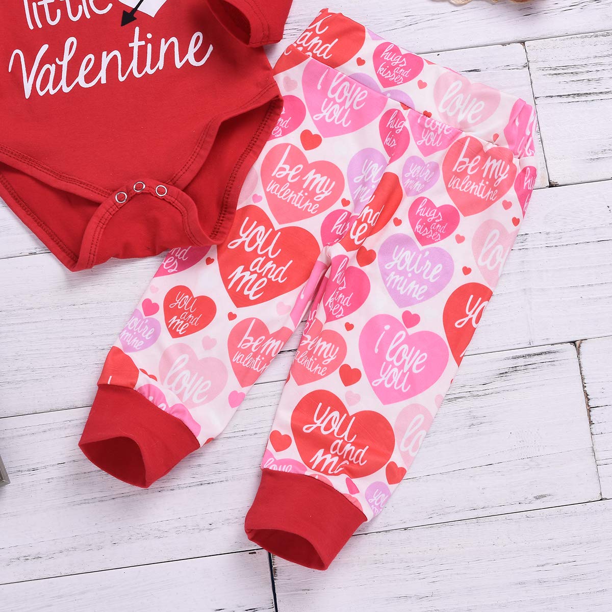 Sasaerucure 4PCS Valentine's Day Outfit Baby Girl Boy Infants My First Valentine's Day Long Sleeve Romper Pants Hat Headband Set (Daddy's Little Valentine, 0-3 Months)