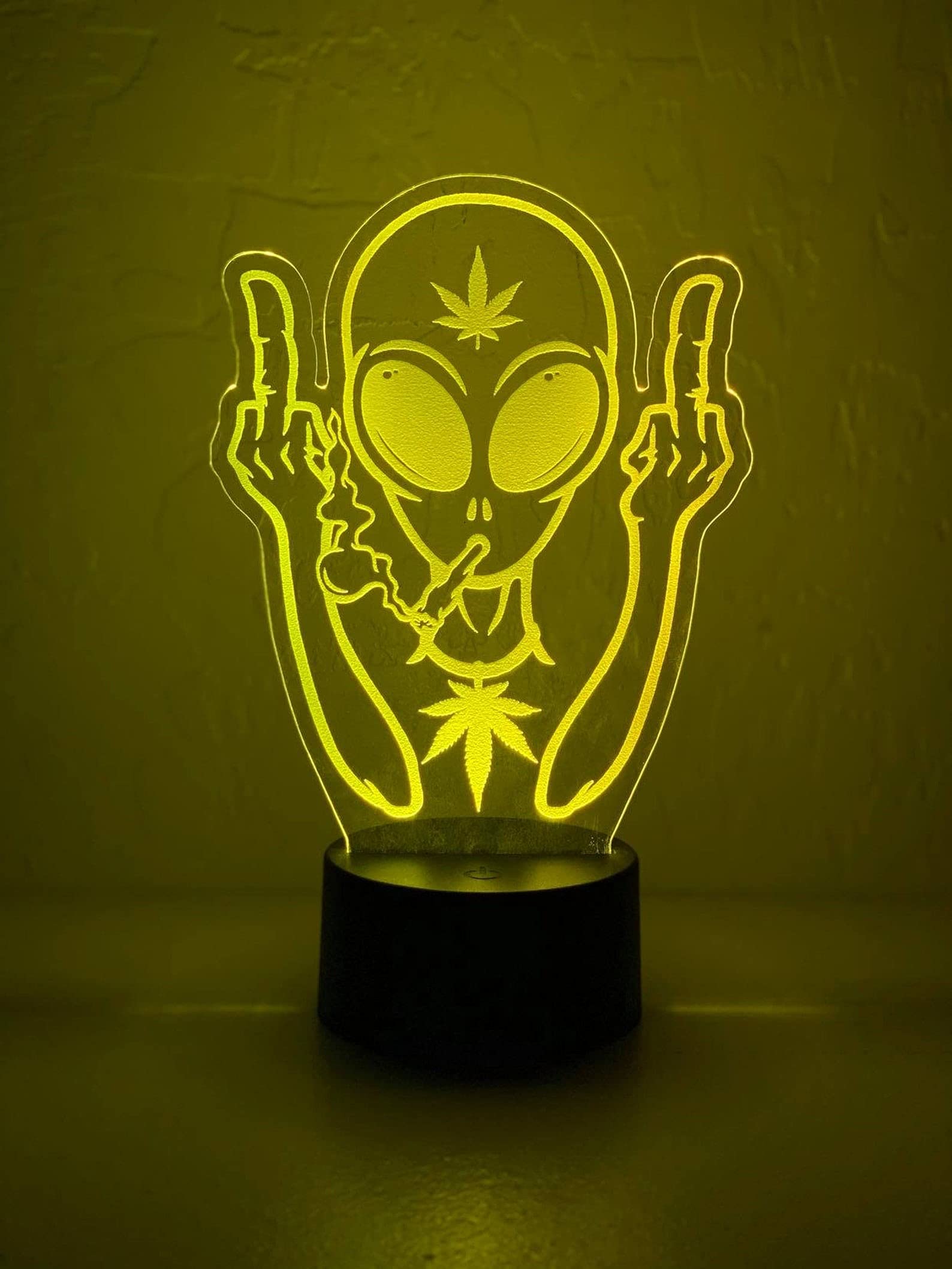 Yooce 420 Leaf 3D LED Table Lamp Night Light Optical Visual Illusion Home Decor Lighting