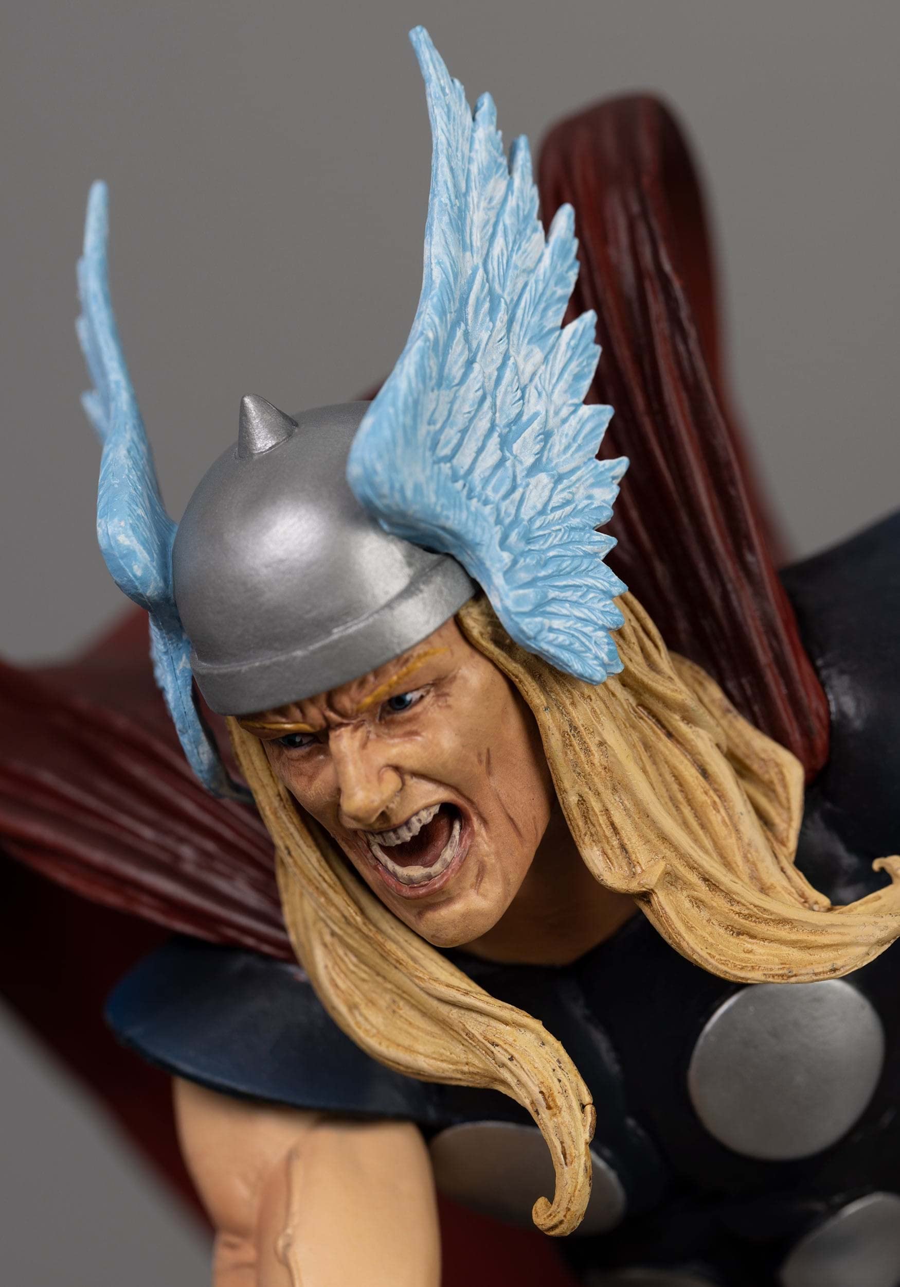 Diamond Select Toys Marvel Gallery Thor PVC Statue, Multicolor, 9 inches