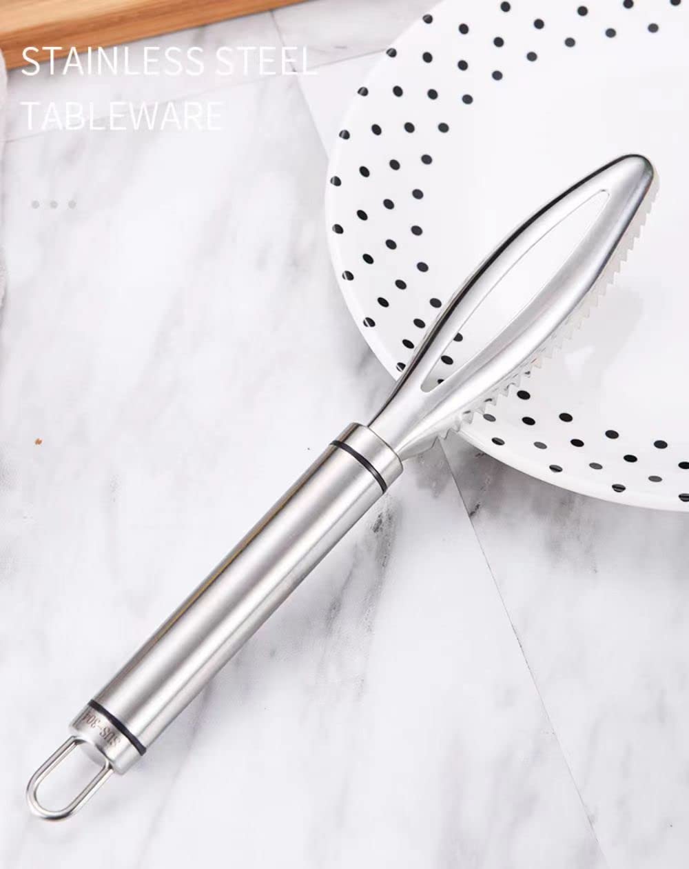 304 Stainless Steel Fish Scale Remover - Saw Teeth Descaler Tool - Easy Scaling Fish Scraper - Suitable for All Fish Types - Perfect for Chefs and Home Cooks