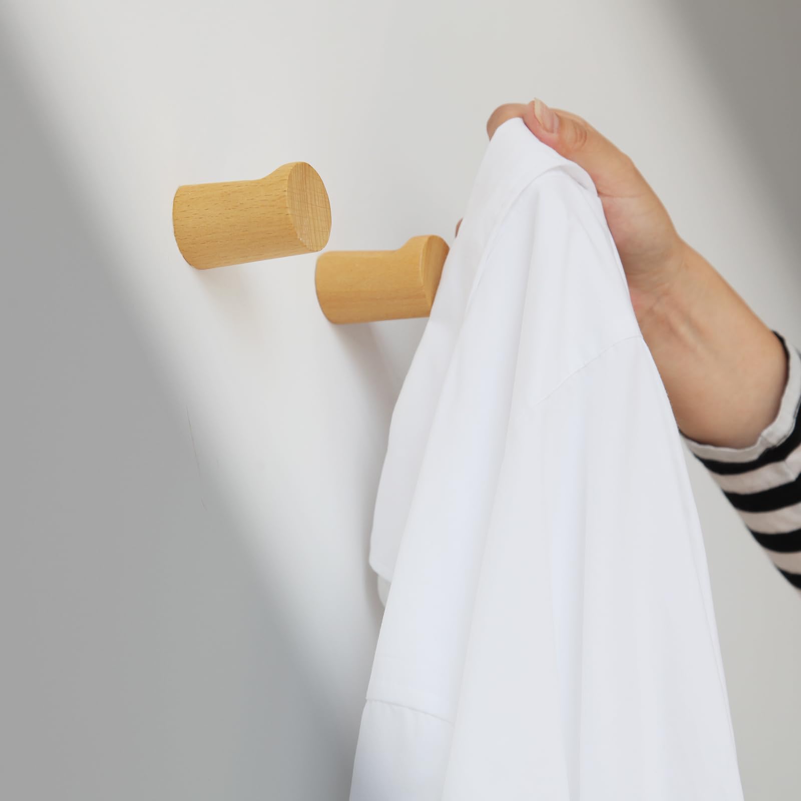 Natural Wood Wall Hooks Rustic Wood Coat Hooks Wall Mounted Minimalist Wooden Hat Hanger for Wall Decorative Entryway Hooks for Hanging Coat, Cap, Backpack, Purse Wood Hooks Wood Towel Hook 6 Pack