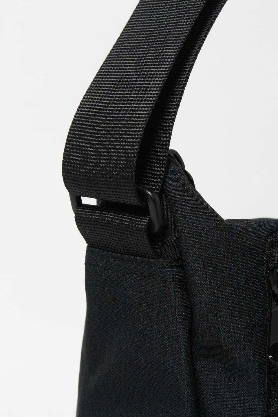 anello(アネロ) Vertical Shoulder Bag, Black (Black 19-3911tcx)