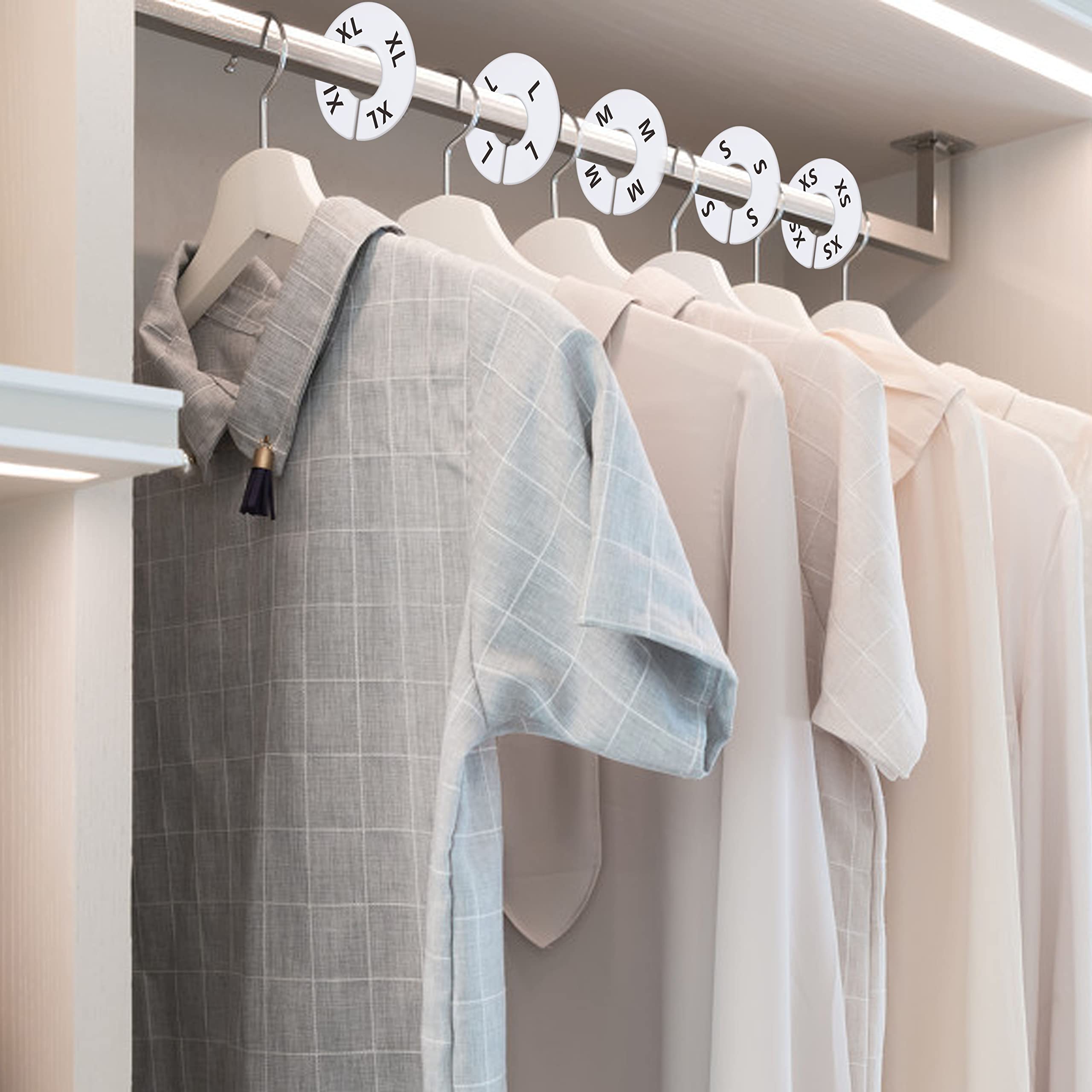 40 Pack Round White Plastic Clothing Size Closet Rack Dividers Hangers, Preprinted in 8 Sizes XXS, XS, S, M, L, XL, XXL, XXXL (Outer 3.5β, Inner Diameter 1.38β)