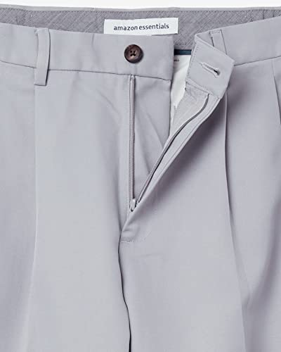 Amazon Essentials Men's Classic-Fit Expandable-Waist Pleated Dress Pant, Light Grey, 31W x 28L