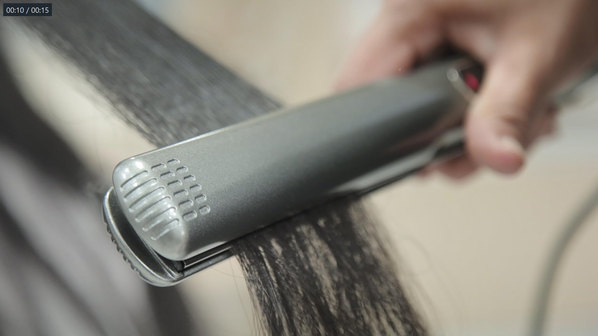 Professional 480 F Hair Straightener Iron with Titanium Plates by Lizze Extreme