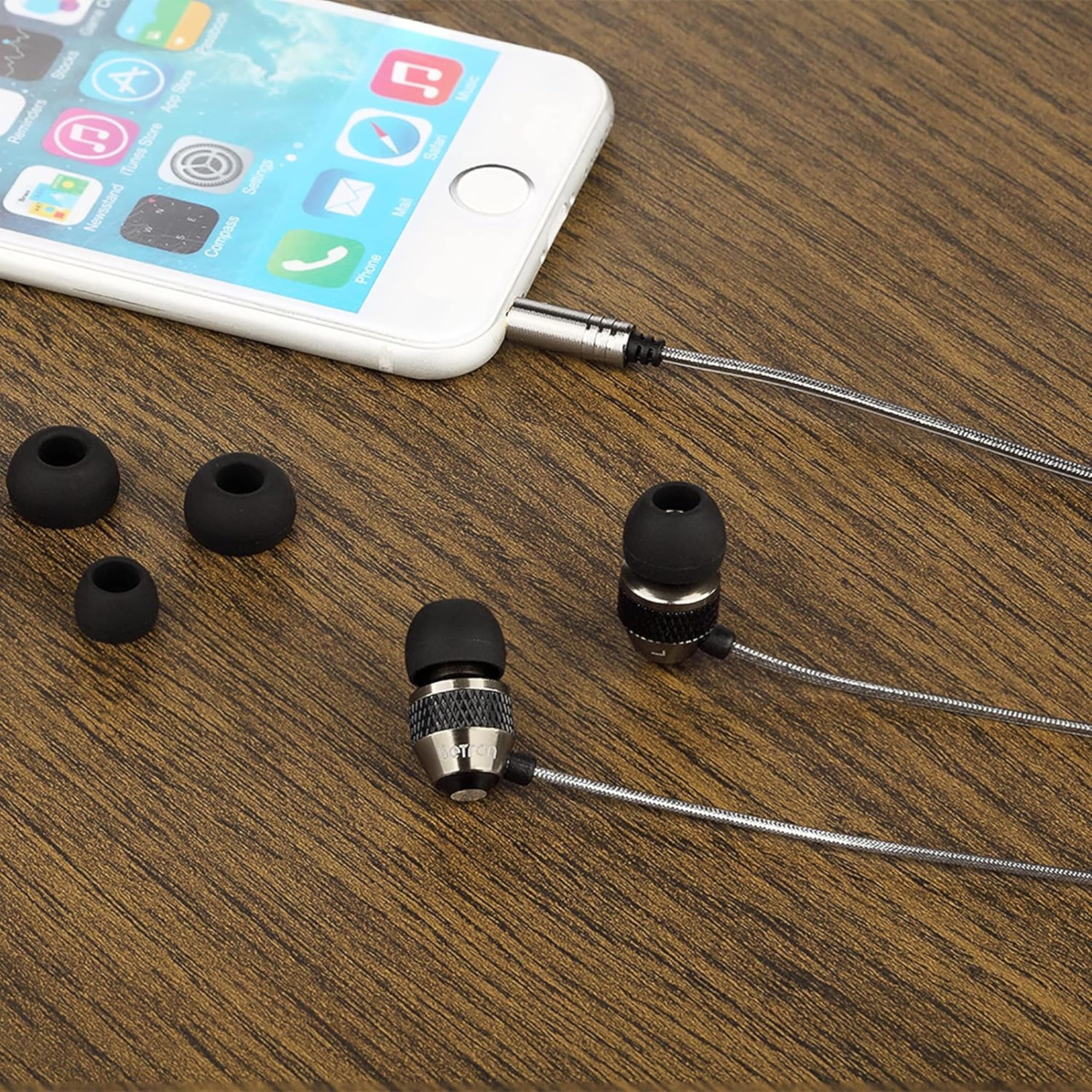 Betron B25 Earphones, Noise Isolating in-Ear Wired Headphones with Strong Bass, Tangle-Free Cord, Lightweight, Carry Case and Soft Earbud Tips (Black)