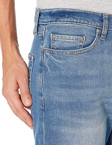 Amazon Essentials Men's Straight-Fit Jean (Previously Goodthreads), Light Blue Broken-in, 29W x 32L
