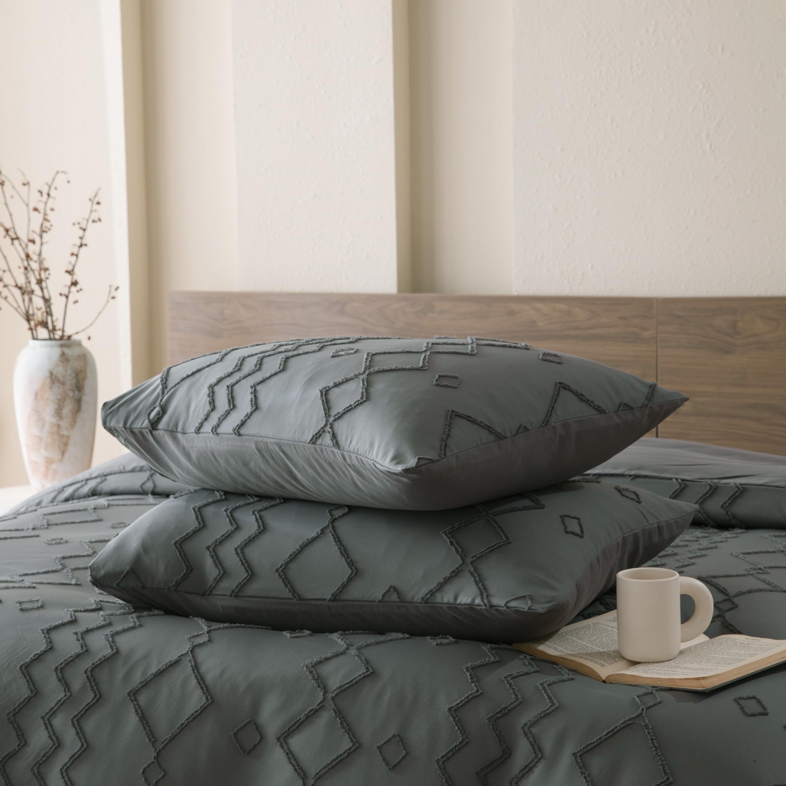 HSKIKWN Tufted Duvet Cover Queen Size Microfiber Boho Grey Duvet Cover Set Full 90"x90"for All Seasons 3 Pieces Embroidery Shabby Chic Home Bedding