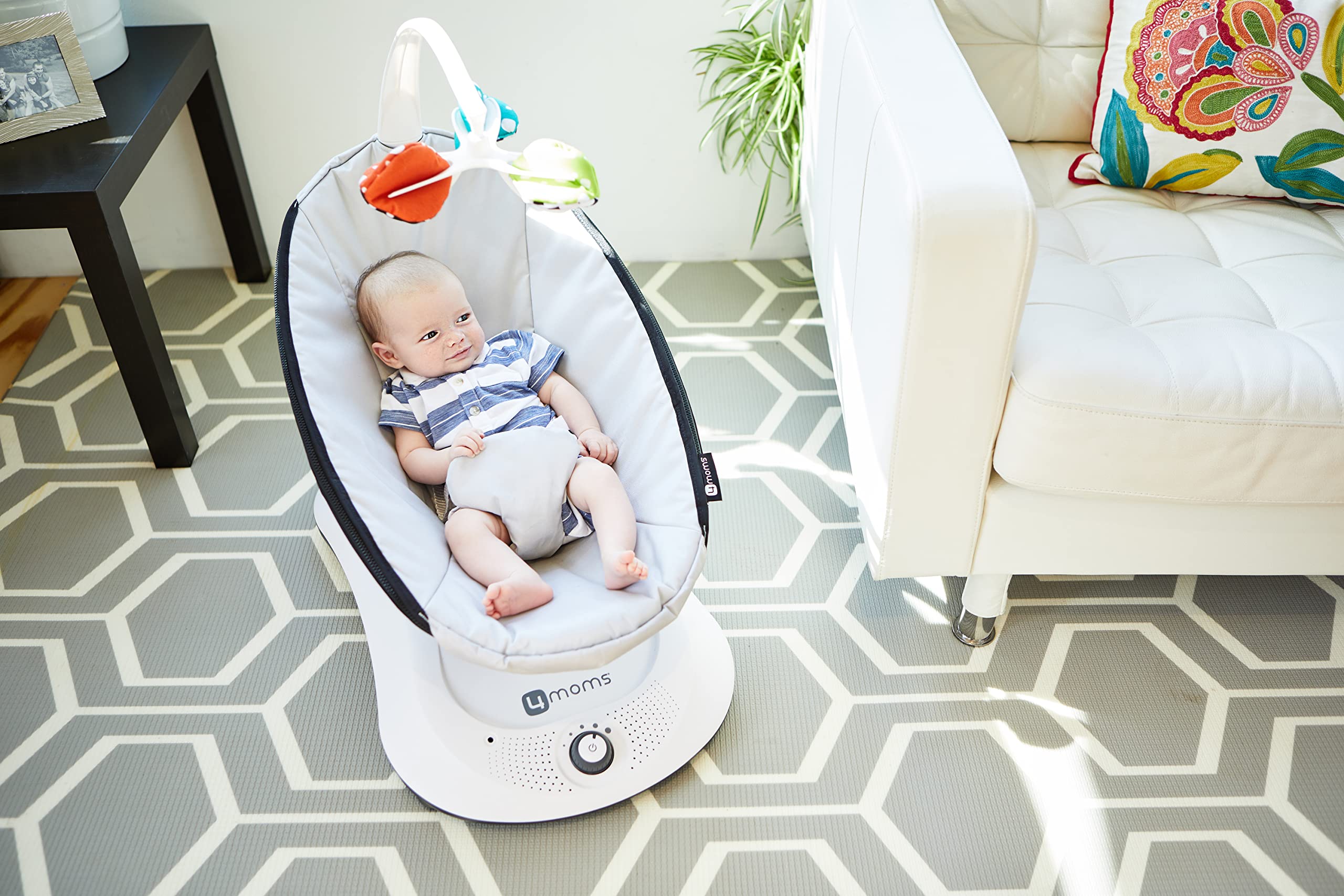 4moms RockaRoo Baby Rocker + Safety Strap Fastener, Compact with Front to Back Gliding Motion, Grey Classic