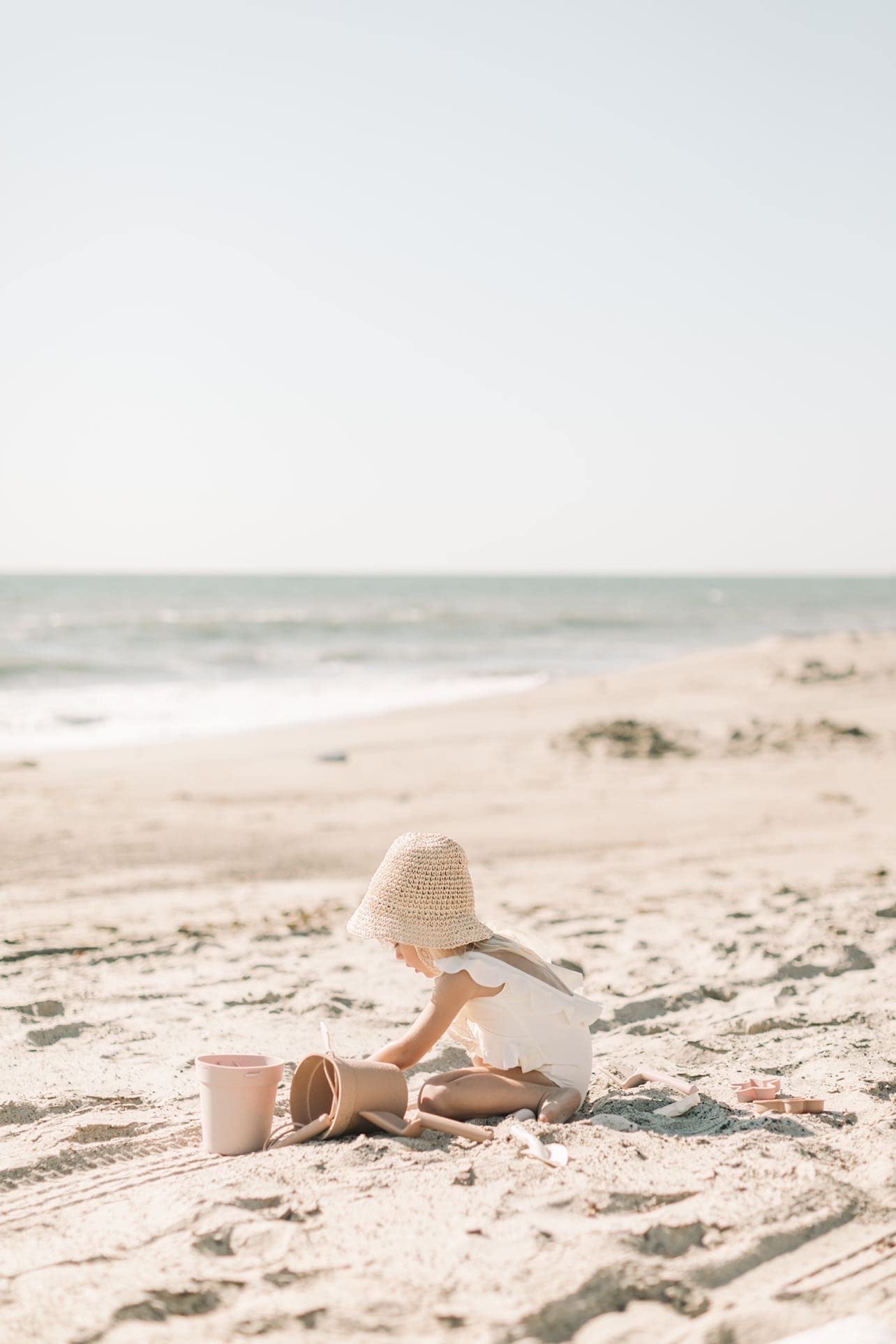 BraveJusticeKidsCo. | Silicone Summer Beach Set XL | Toddler Sandbox Toys | + Beach Bag + Watering Can & Rake (Warm Sand)