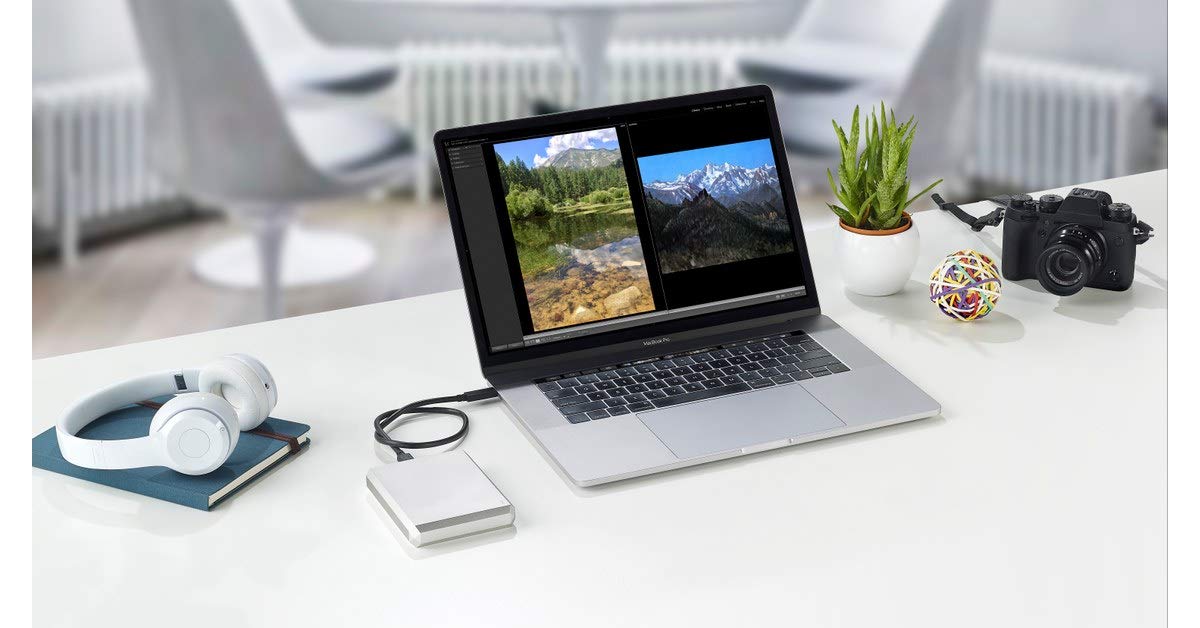 LaCie Mobile Drive, 4 TB , External Hard Drive HDD – Moon Silver, USB-C USB 3.0, With Rescue Services (STHG4000400)