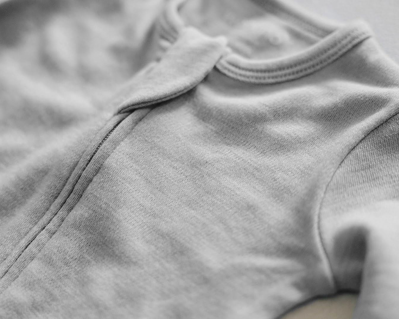 Woolino Toddler Footie Sleeper, Merino Wool Baby Pajamas, Baby Footed Sleeper for Boy & Girl, Romper for Unisex, 6-9m, Gray