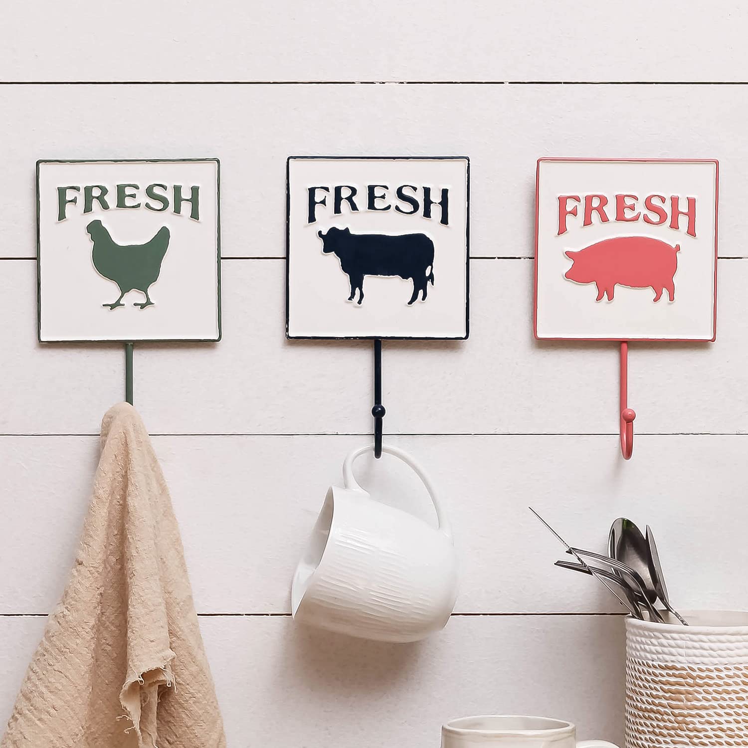 Set of 3 Farmhouse Decorative Wall Hooks, Livestock Cow Hen Pig Hanging Coat Hooks for Bathroom Entryway Bedroom Kitchen Wall Mounted Decor, Rustic Metal Utility Hooks for Hat Towel Bag Key Clothe