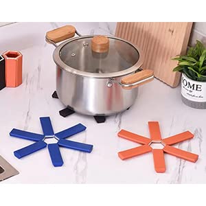 5pcs Creative Folding Heat Insulation Pad-with 2 Silicone Pot Handle Sleeve,Color Creative Folding Insulation Pad,Folding Pot Mat for Kitchen,Home Kitchen Gadgets(Multicolour)