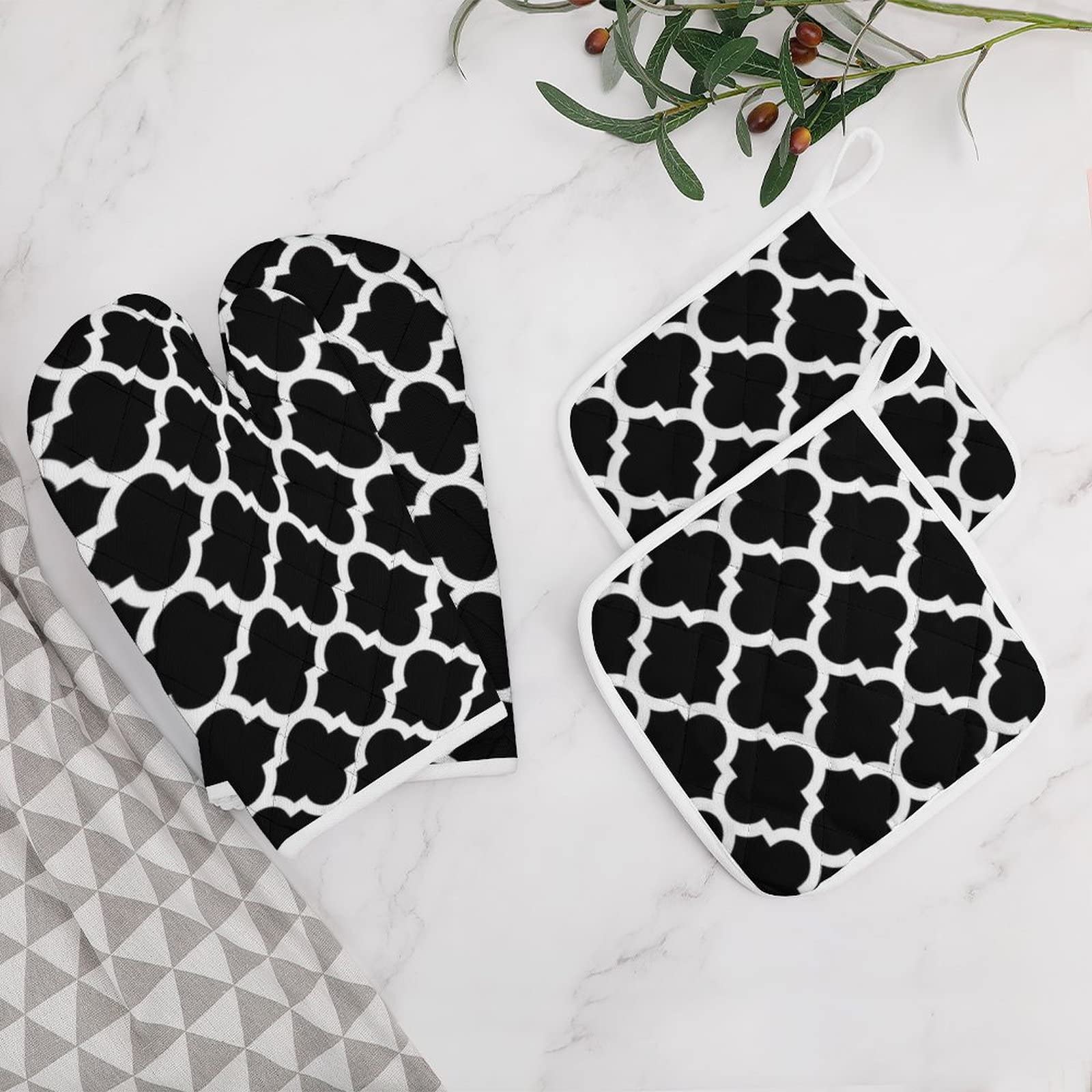 4PCS Oven Mitts Glove Kitchen Heat Resistant Pot Holders Set Black White Moroccan Quatrefoil Pattern Kitchen Microwave Oven Gloves Mitts Anti-Scald Baking Cooking Gloves